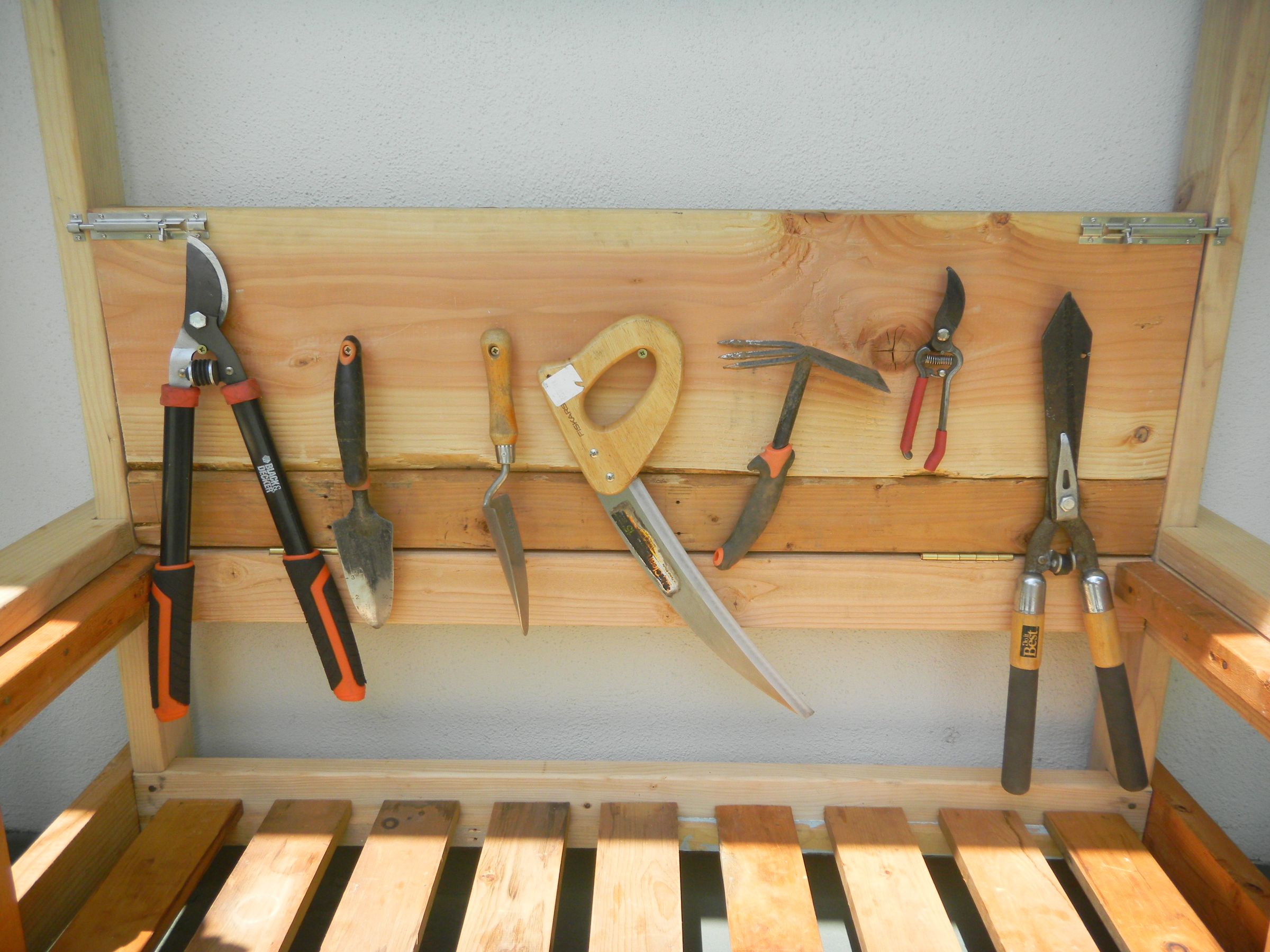 Garden Tool Rack With Foldable Bench : 5 Steps (with Pictures ...