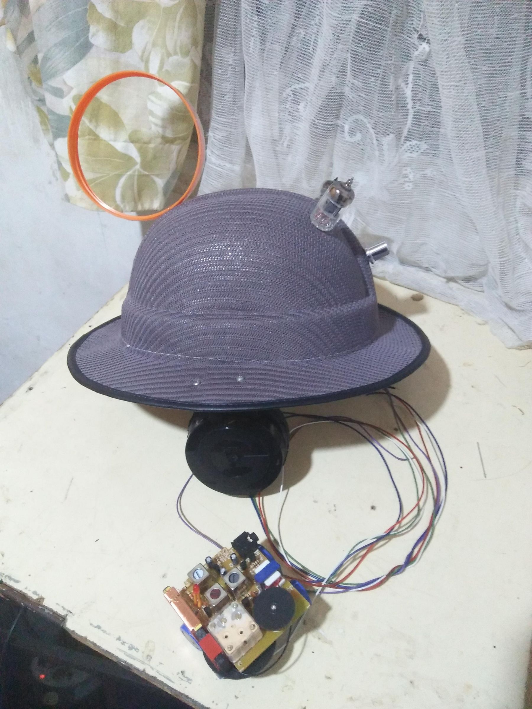 Make Fungsional Radio Hat From 1949 : 5 Steps (with Pictures ...