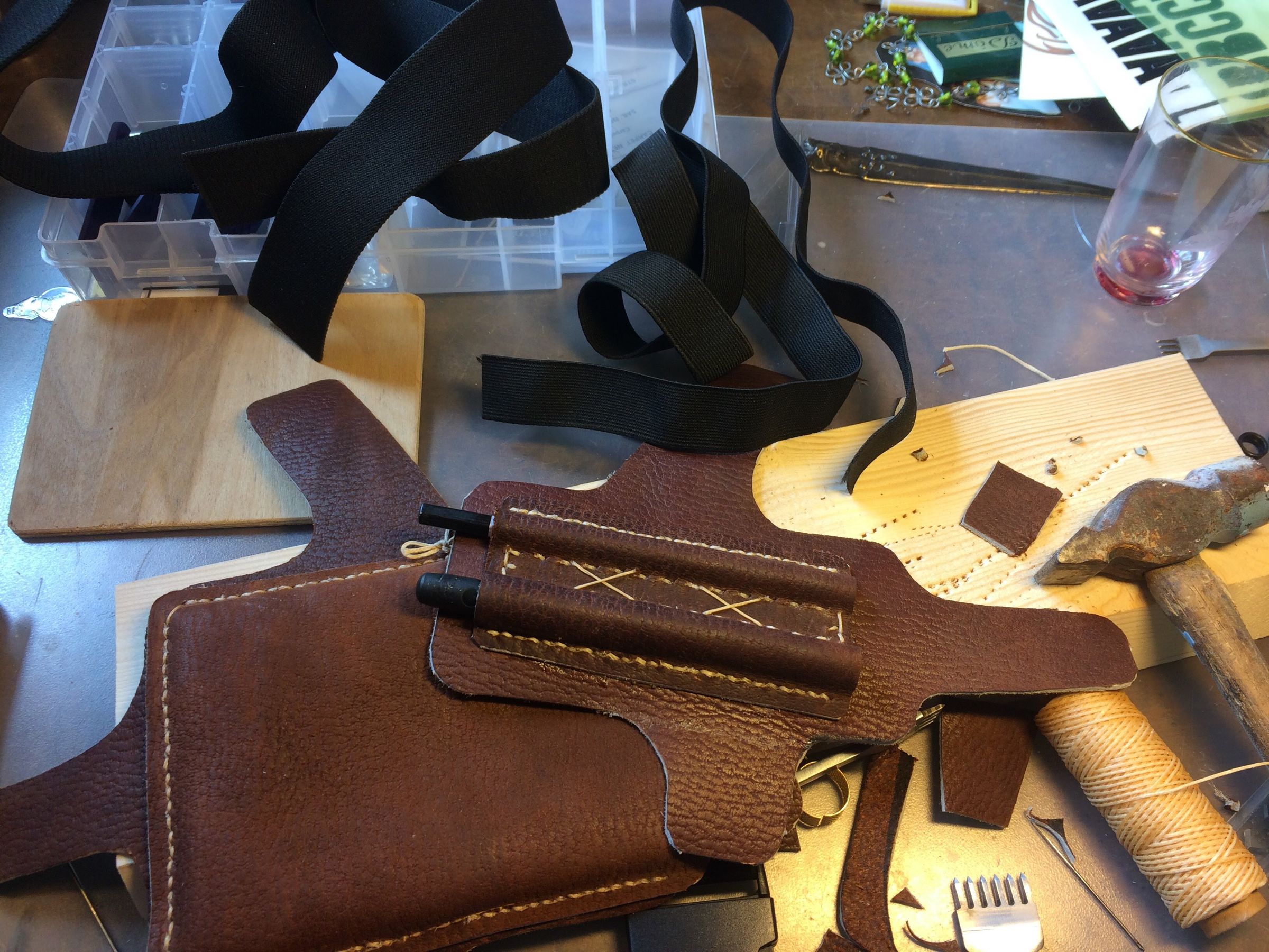 Sketchbook Shoulder Holster : 10 Steps (with Pictures) - Instructables