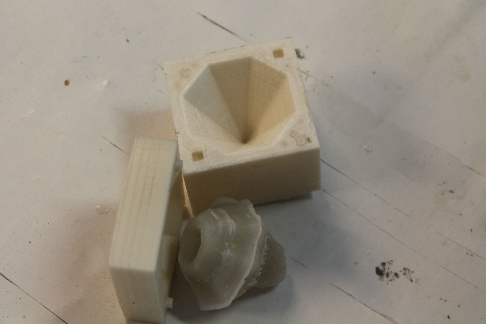 Desktop Injection Moulding (DIY) : 3 Steps - Instructables