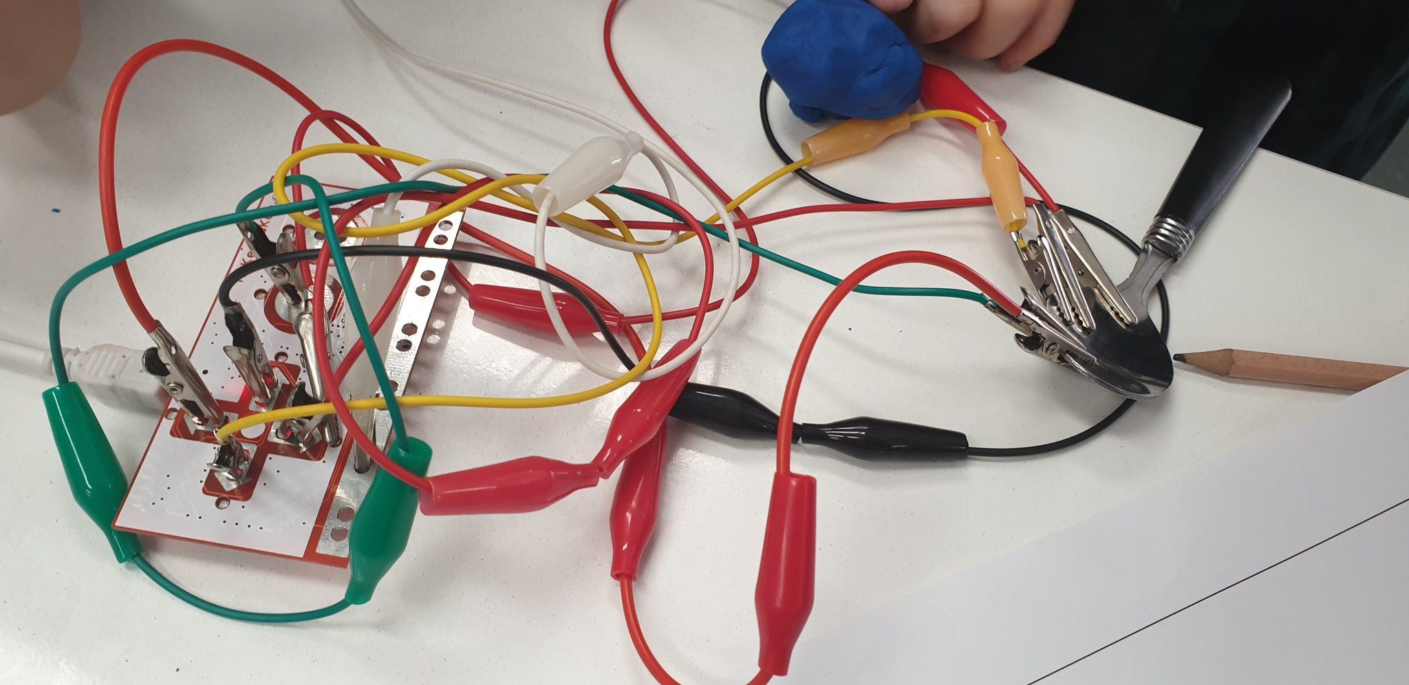 Makey Makey Portable Keyboard for Picture Book Sounds : 6 Steps - Instructables