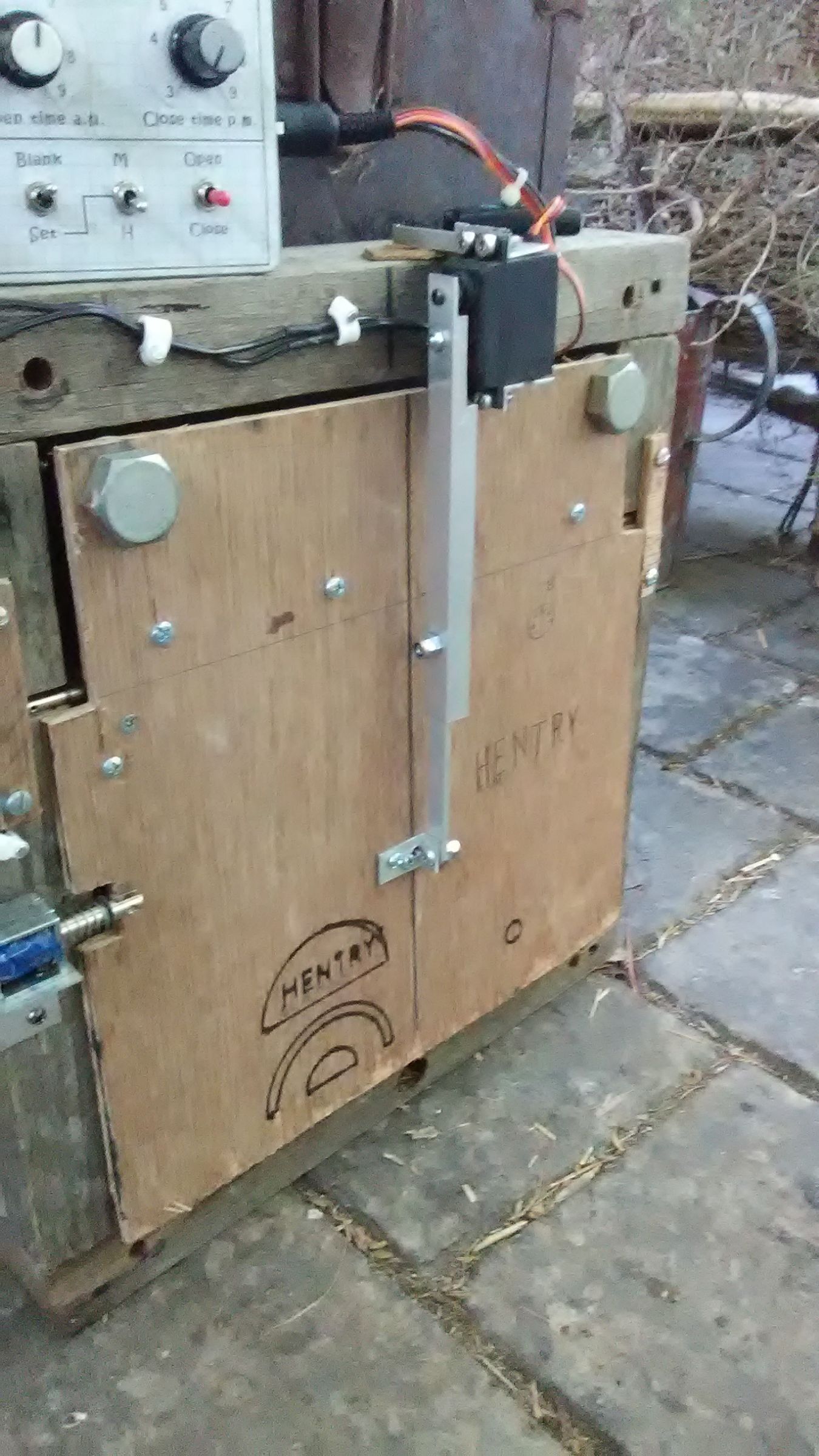 Automatic Chicken Coop Door - Arduino Controlled. : 10 Steps (with ...