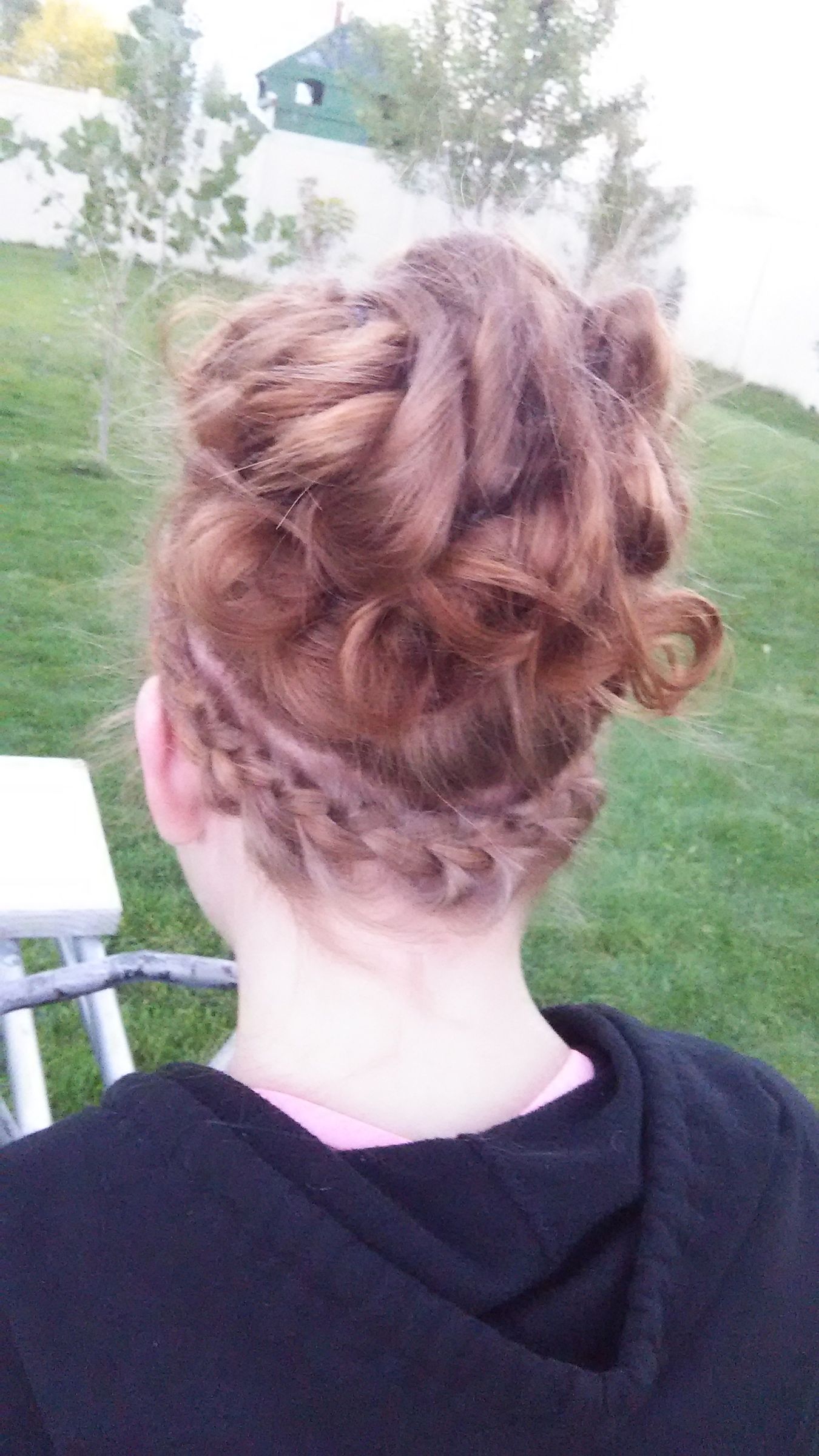 Pretty Up Do : 4 Steps (with Pictures) - Instructables
