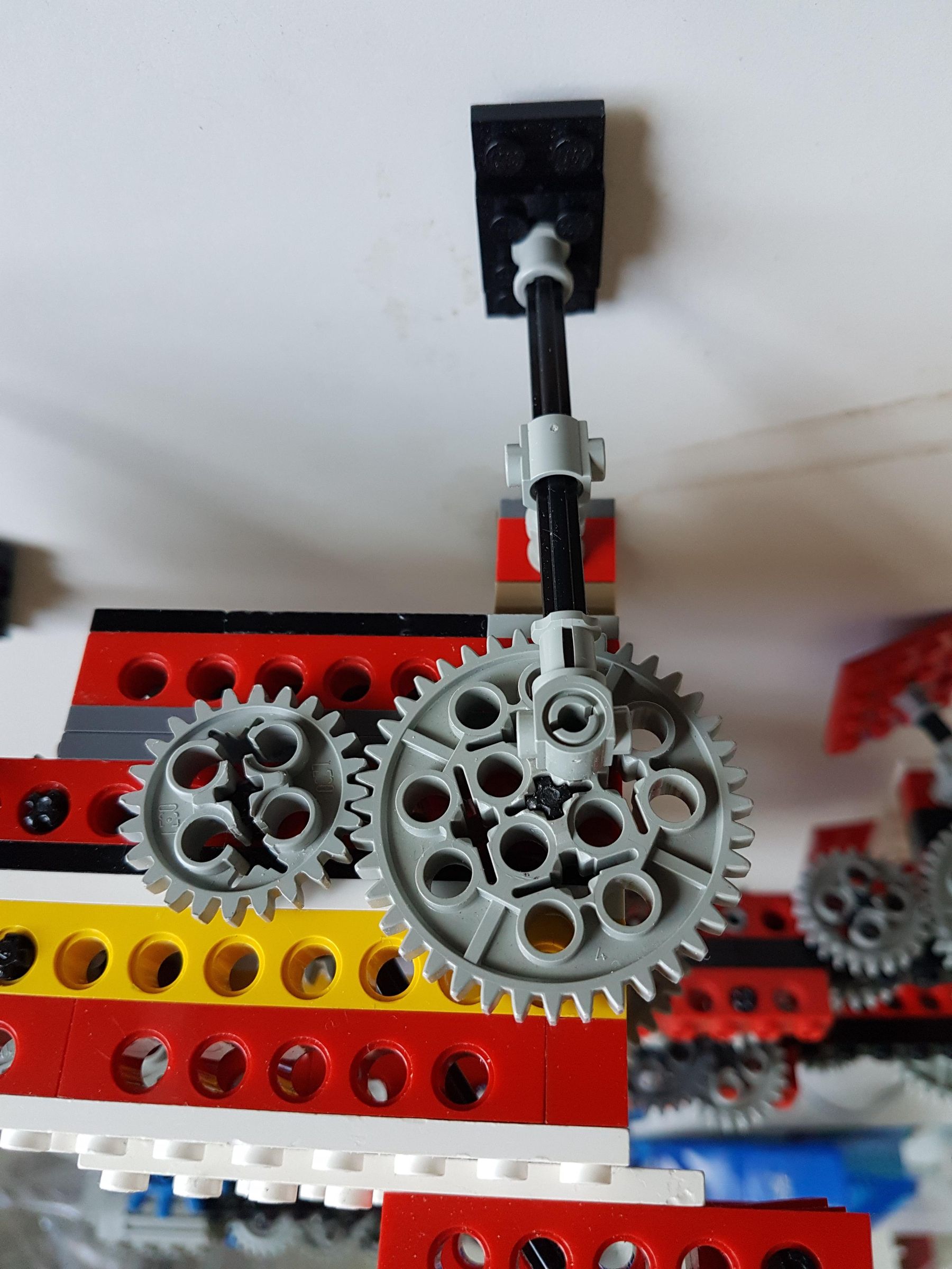 Simple Lego Two-legged Walker : 6 Steps - Instructables