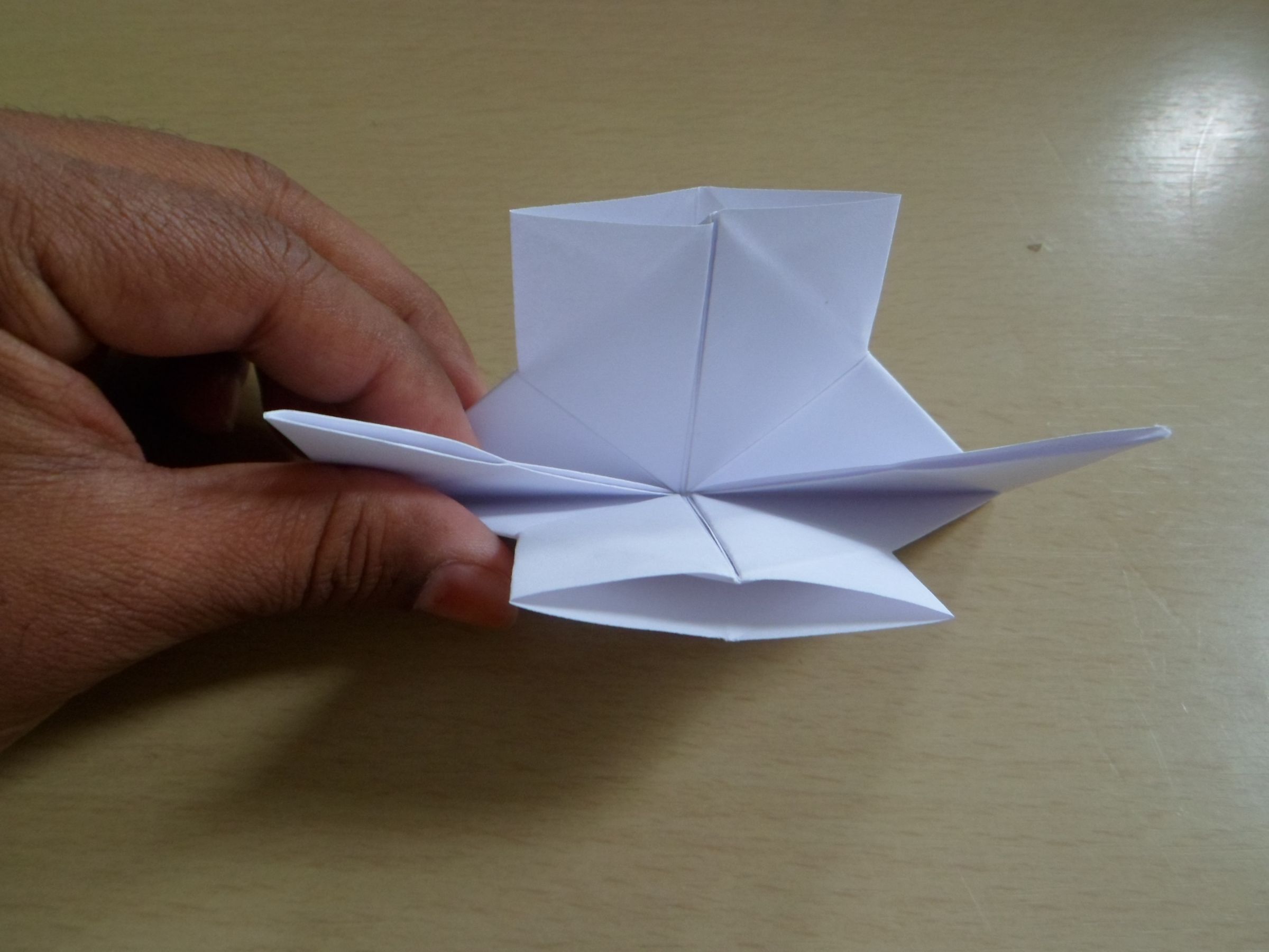 Origami Robo : 8 Steps - Instructables