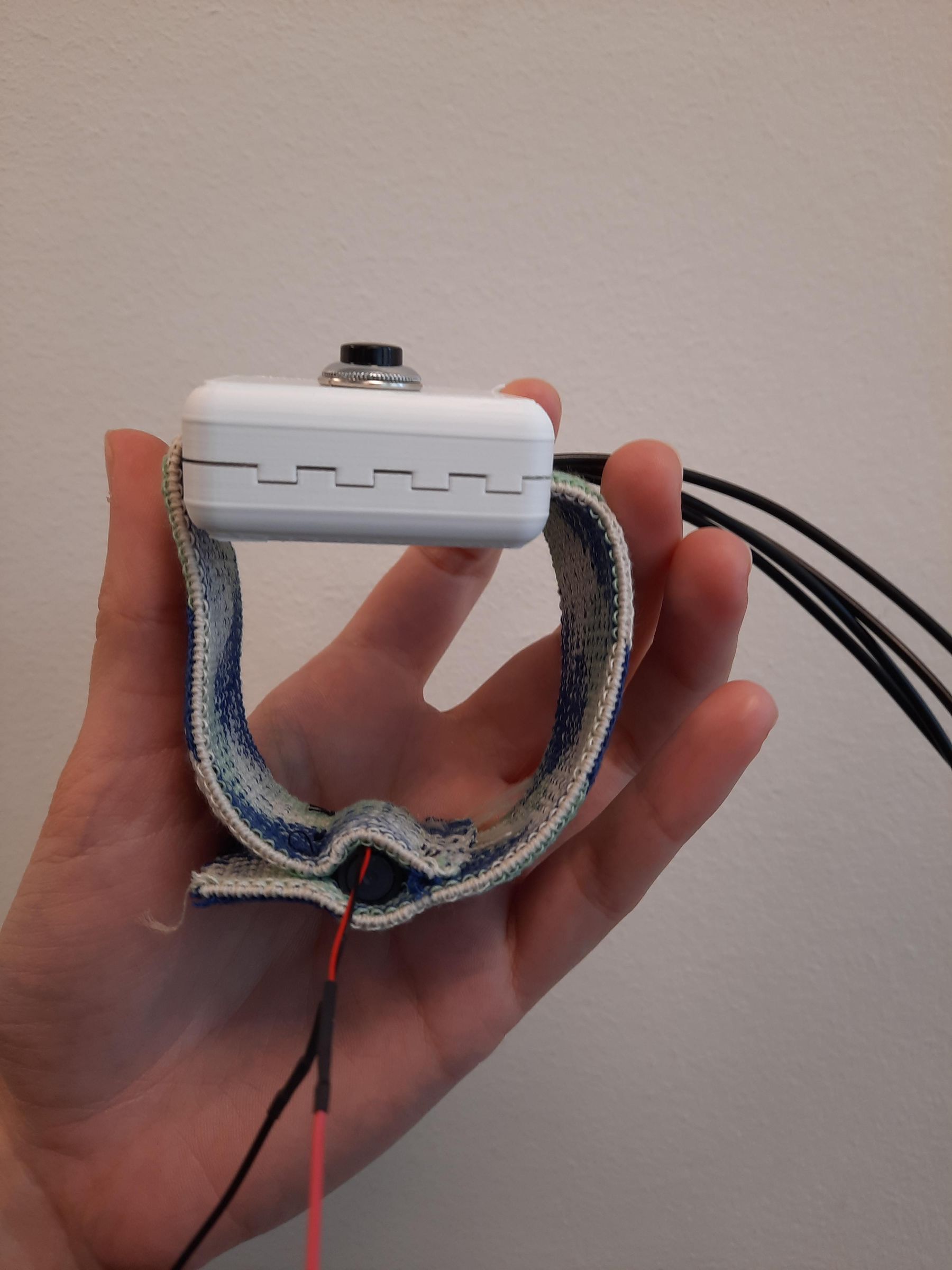 Morse Code Wrist-Device for Texting for Visually Impaired People ...