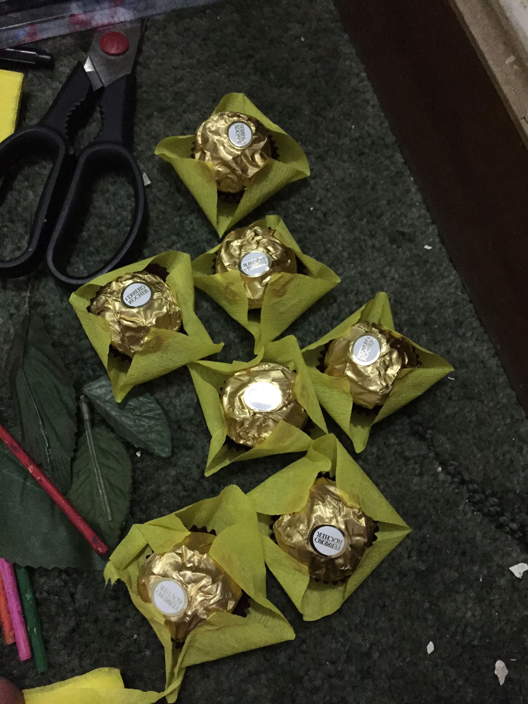 Pineapple Ferrero Gift for Mums Day - Instructables