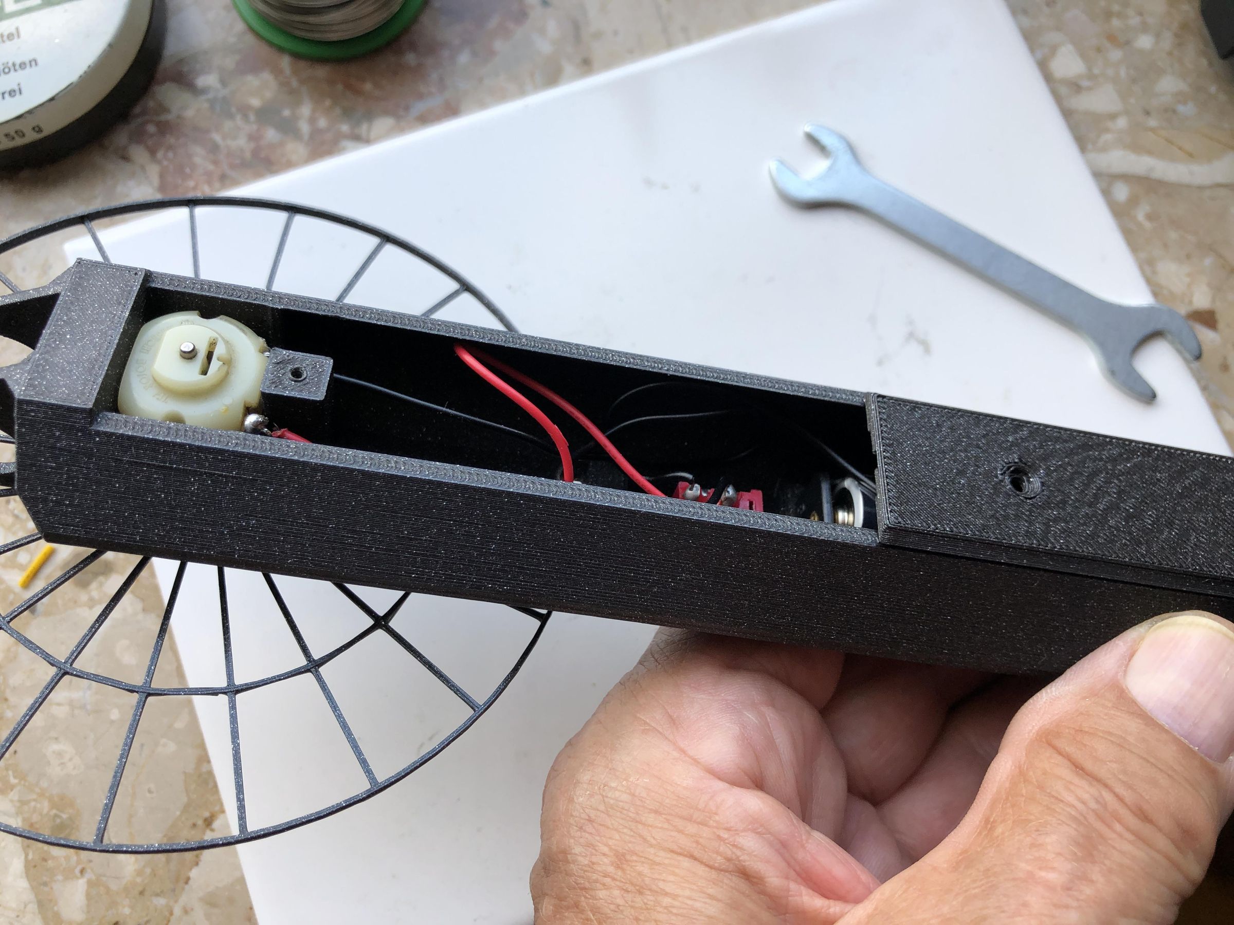 Mini Fan "Light Breeze" - Battery Powered - 3D Printed : 9 Steps (with ...