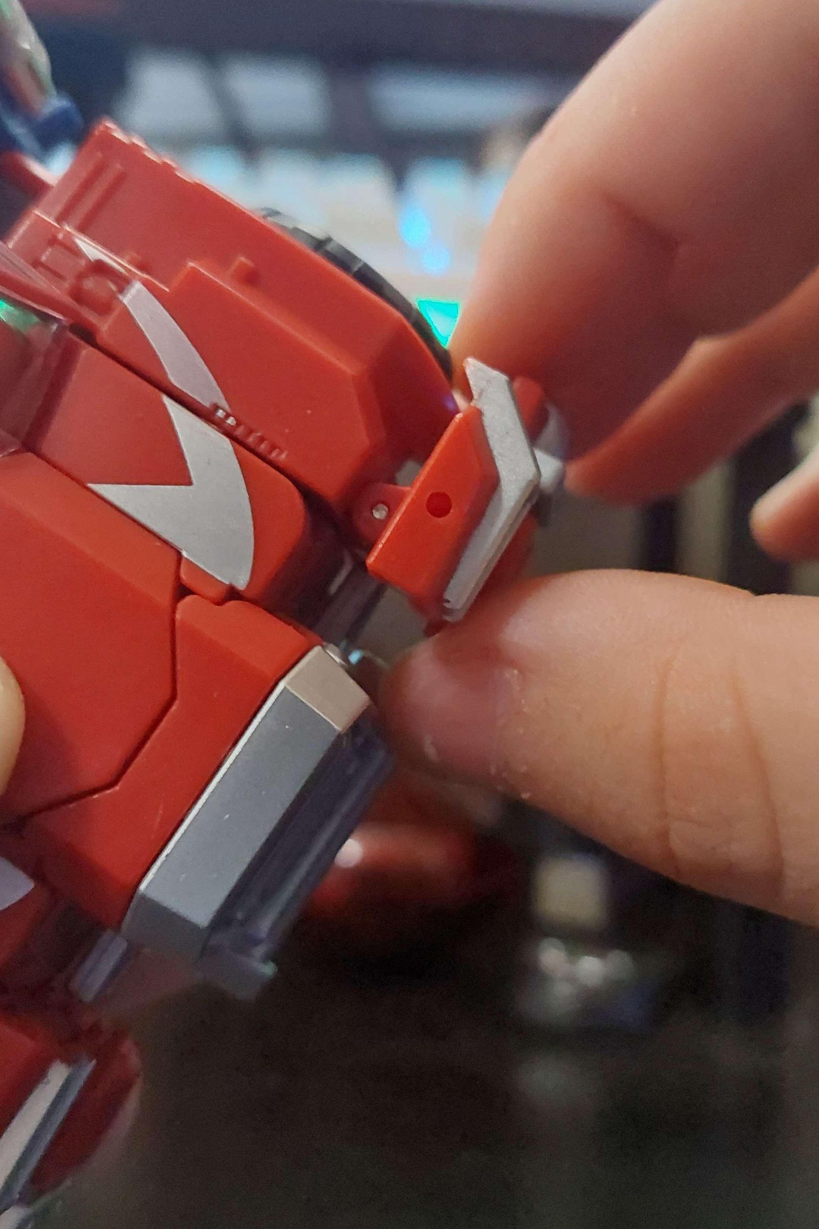 How to Convert Legacy Armada Optimus Prime From Core Robot to Truck and ...