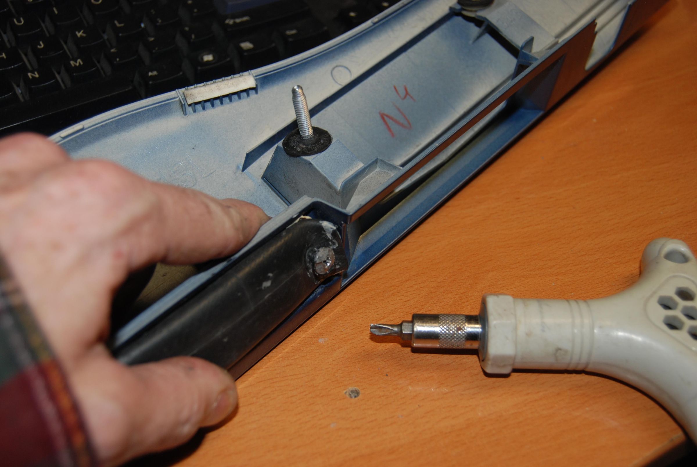 2007 Prius Hatch Latch REPAIR : 4 Steps - Instructables