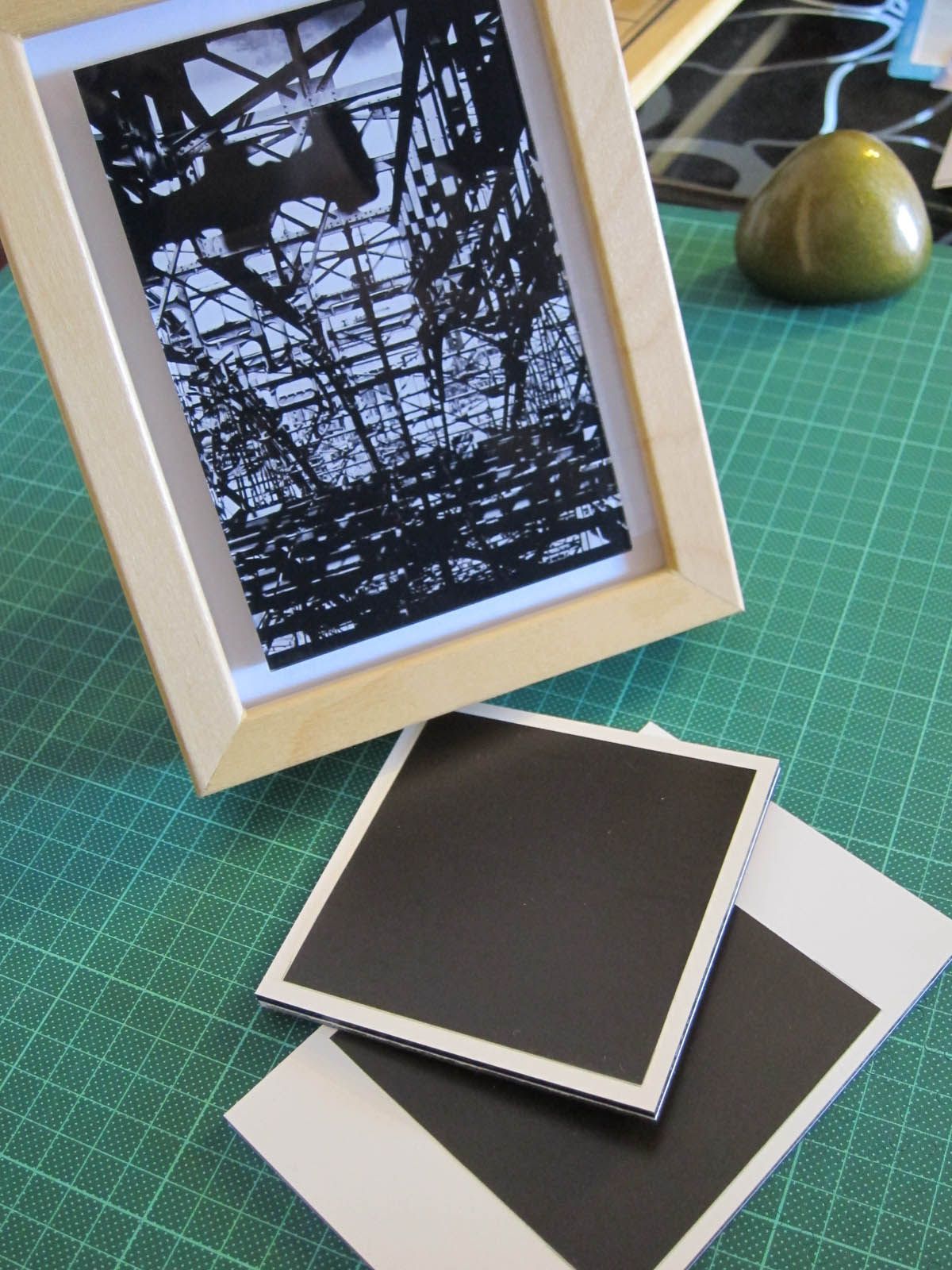 Magnetic Frame for Dibond Mounted Pictures : 4 Steps - Instructables