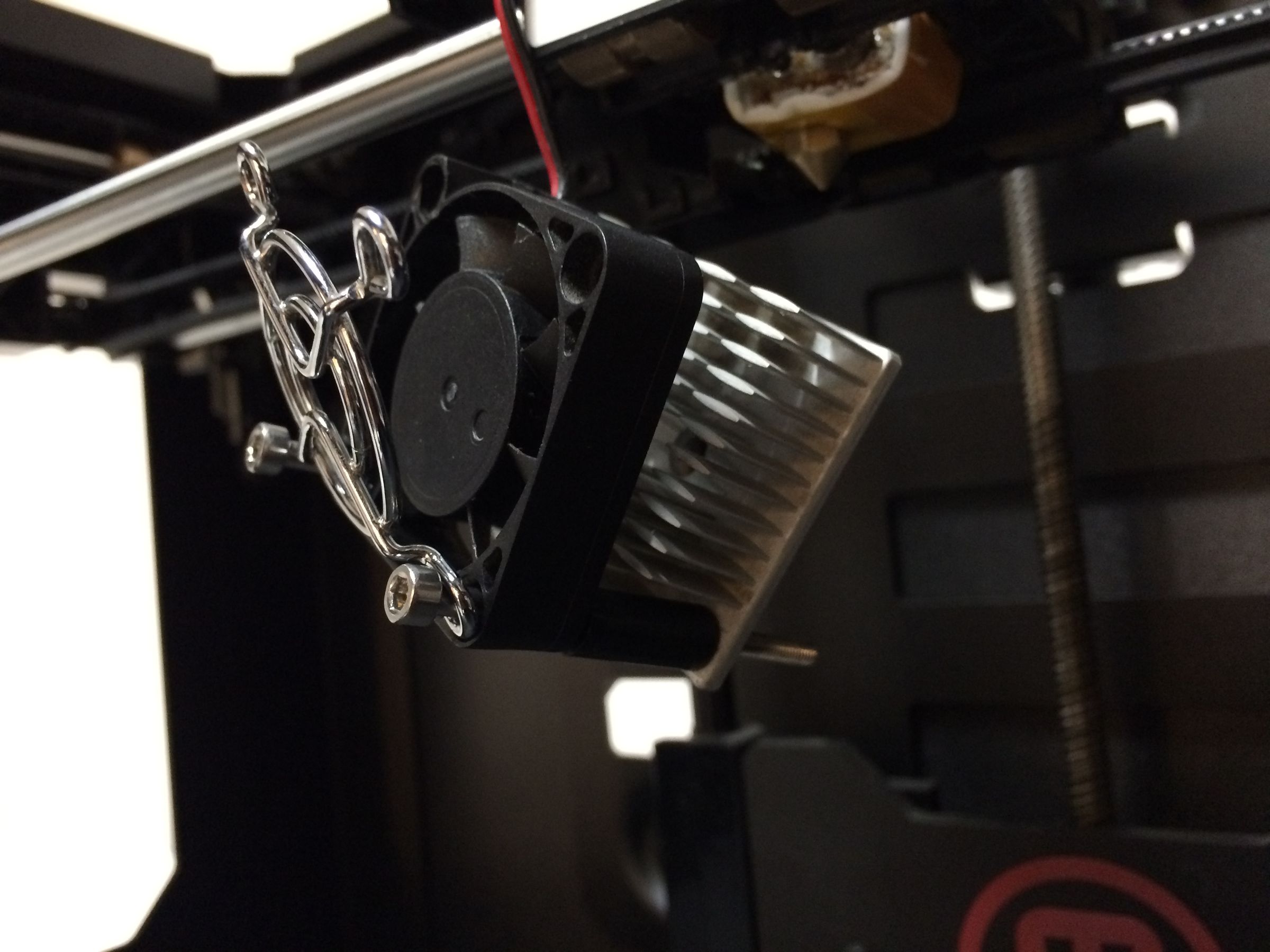 Replacing Front Fan on Makerbot Replicator 2: : 8 Steps - Instructables