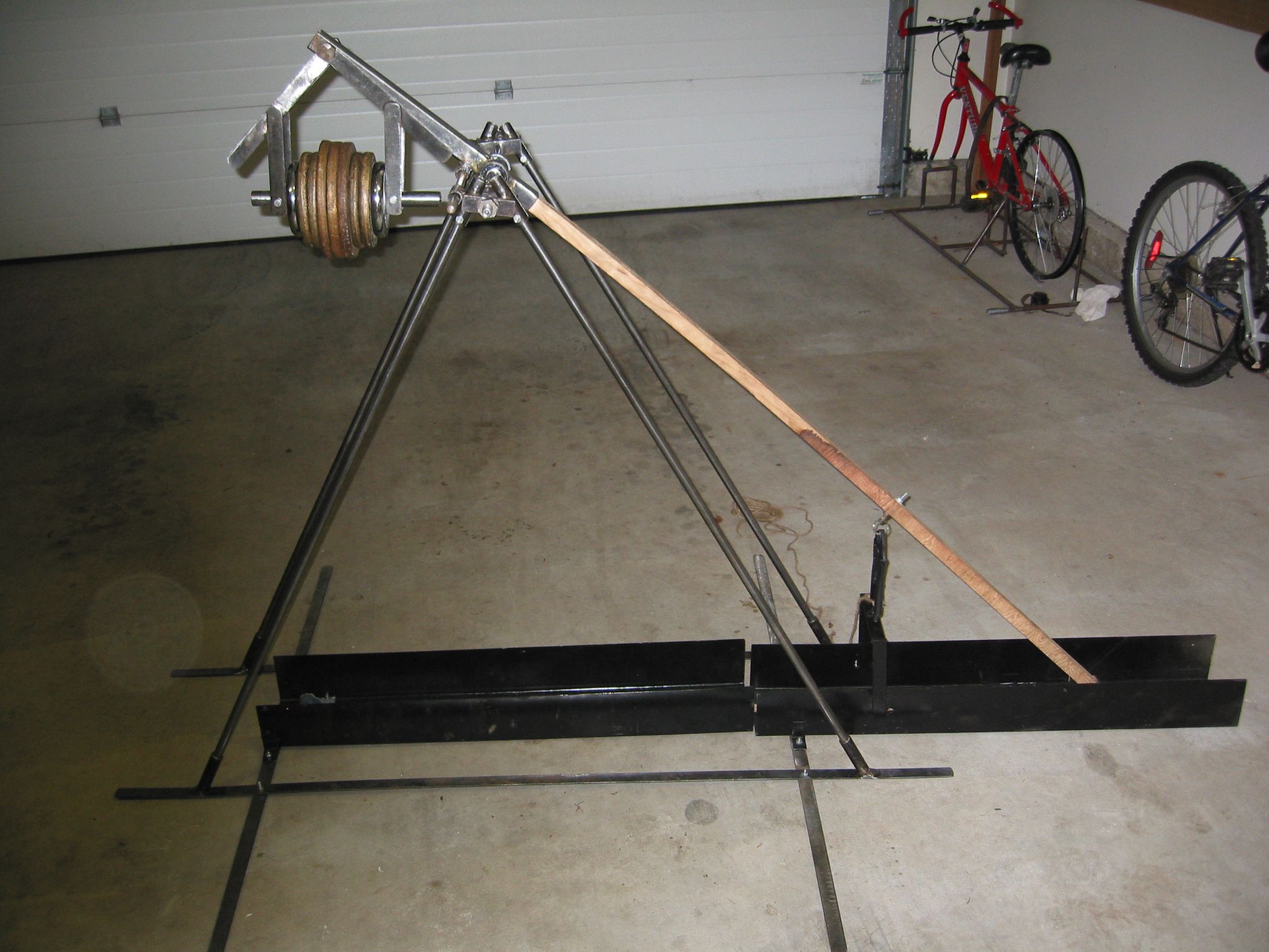 Make a Mid-sized (disassemblable) Steel Trebuchet : 15 Steps ...