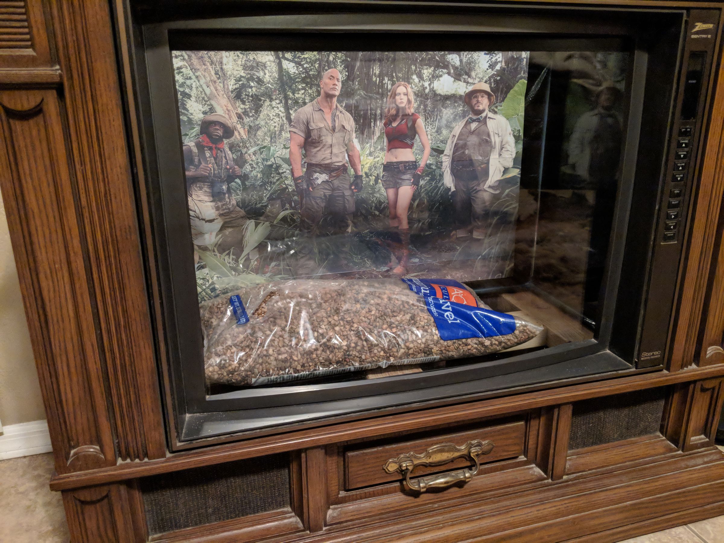 Build a TV Fish Tank : 6 Steps (with Pictures) - Instructables