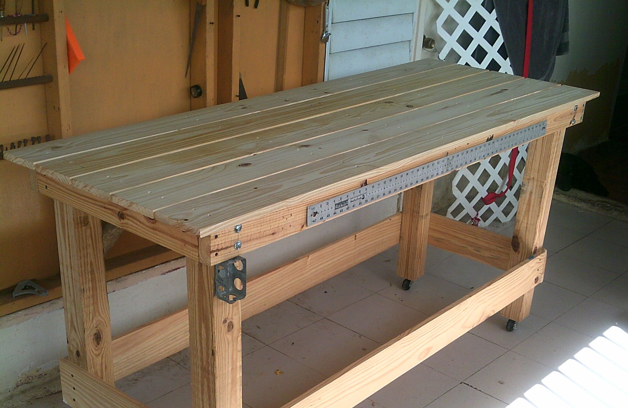 Make This Carving Workbench. : 32 Steps (with Pictures) - Instructables