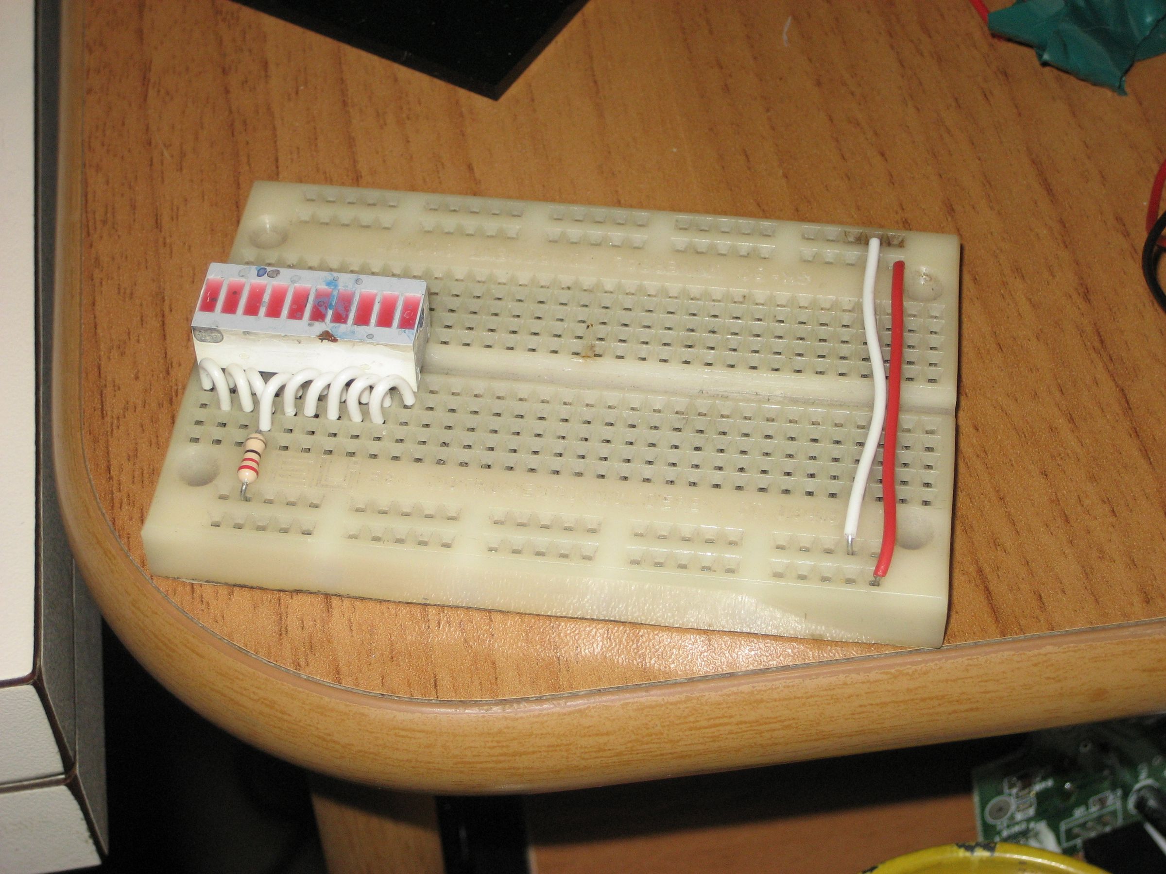 Portable Breadboard With Voltage Regulator for 9V Battery (and Other ...