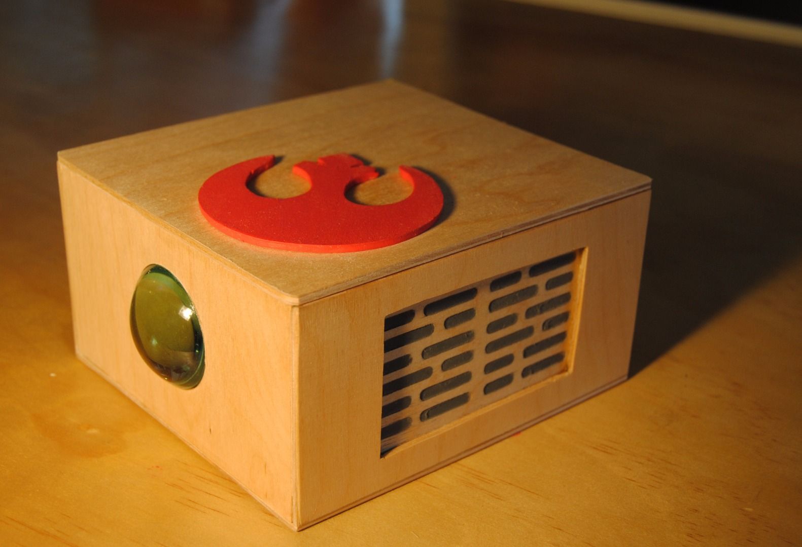 Wooden Cell Phone Projector! : 5 Steps (with Pictures) - Instructables