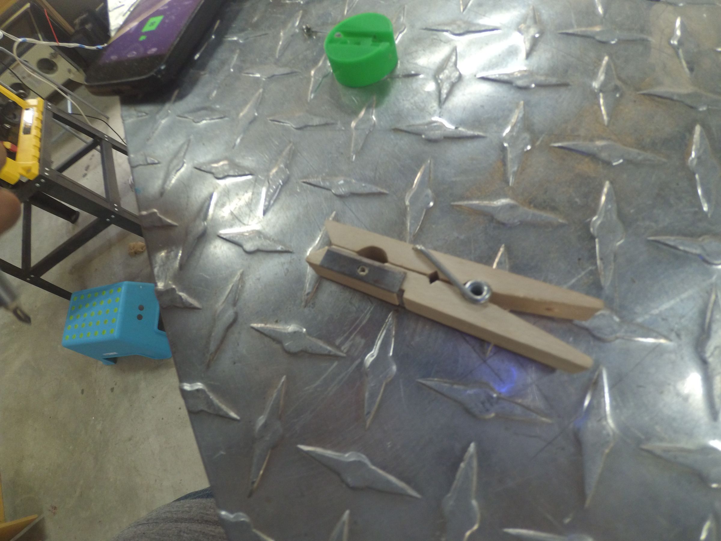 How to Make an UTP Cable Cutter With Pegs : 4 Steps (with Pictures ...
