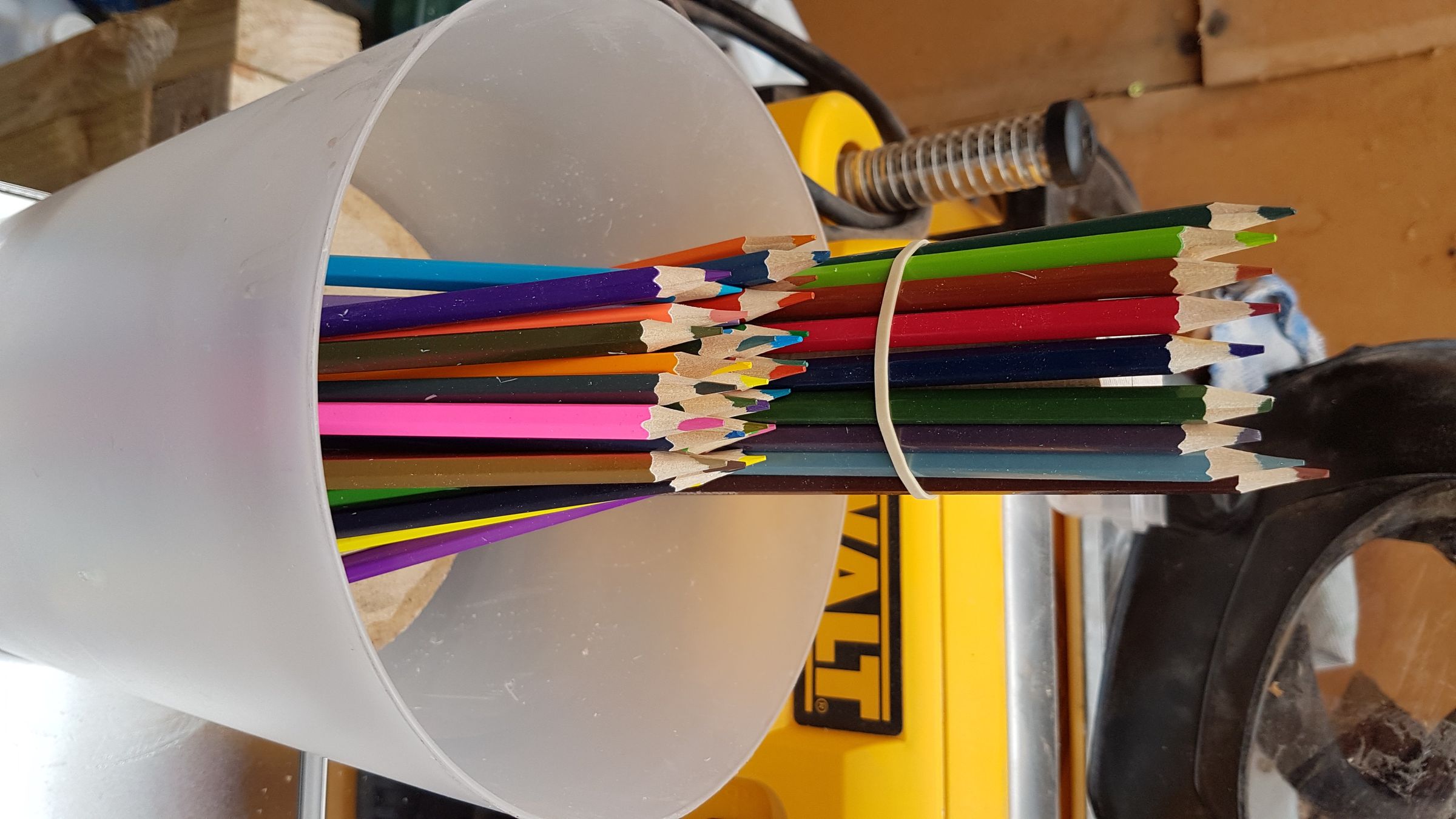 Colour Pencil Lamp : 6 Steps (with Pictures) - Instructables