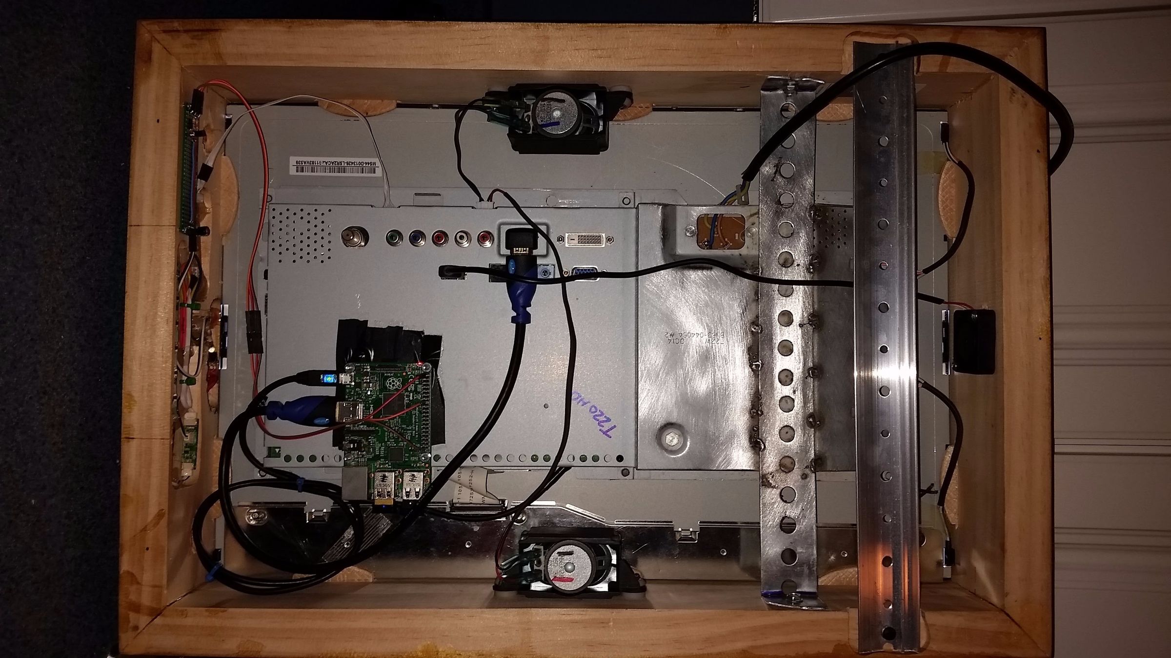 Digital Wall Calendar and Home Information Center : 24 Steps (with ...