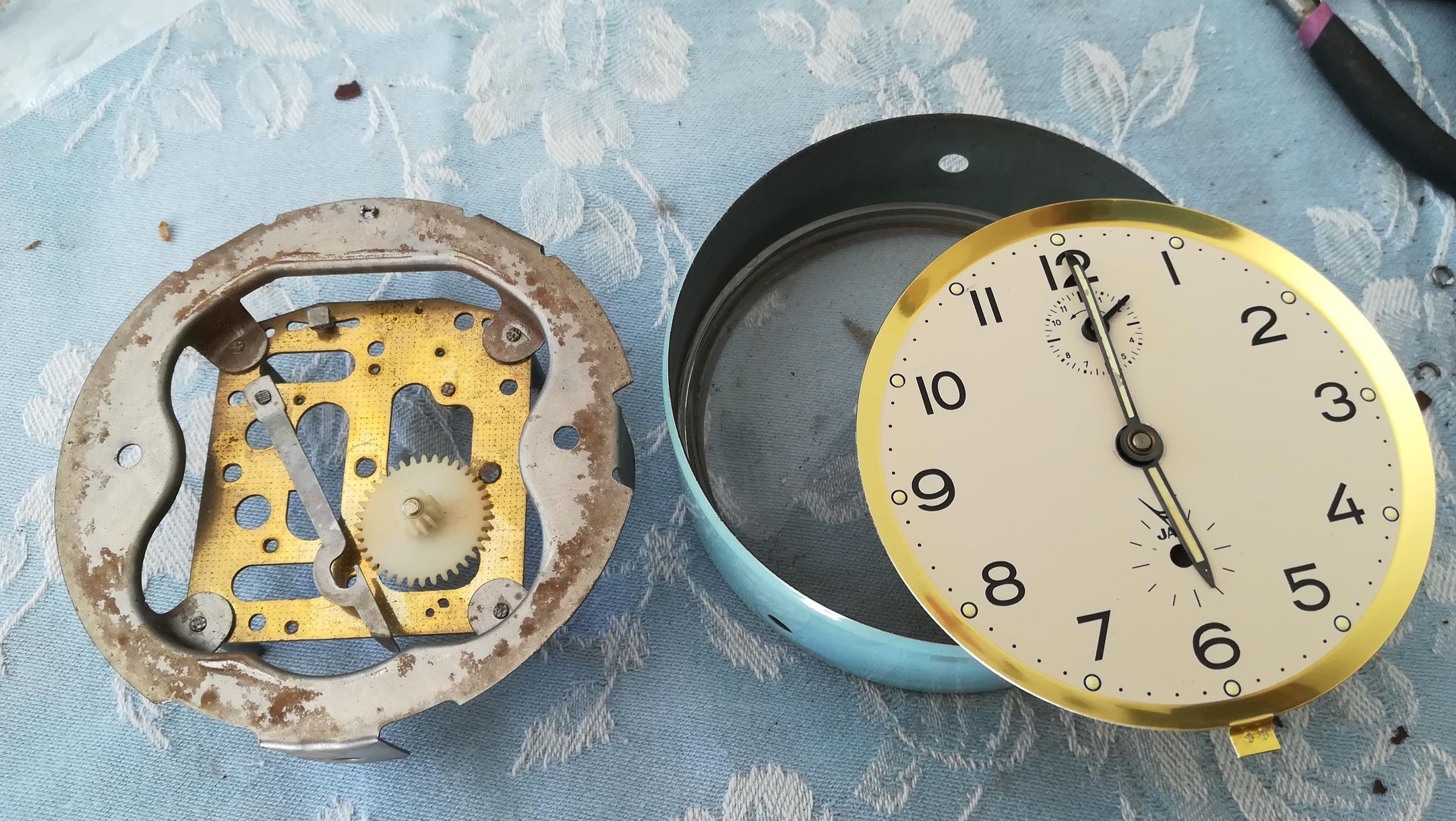 Convert Analog Alarm Clock : 8 Steps (with Pictures) - Instructables