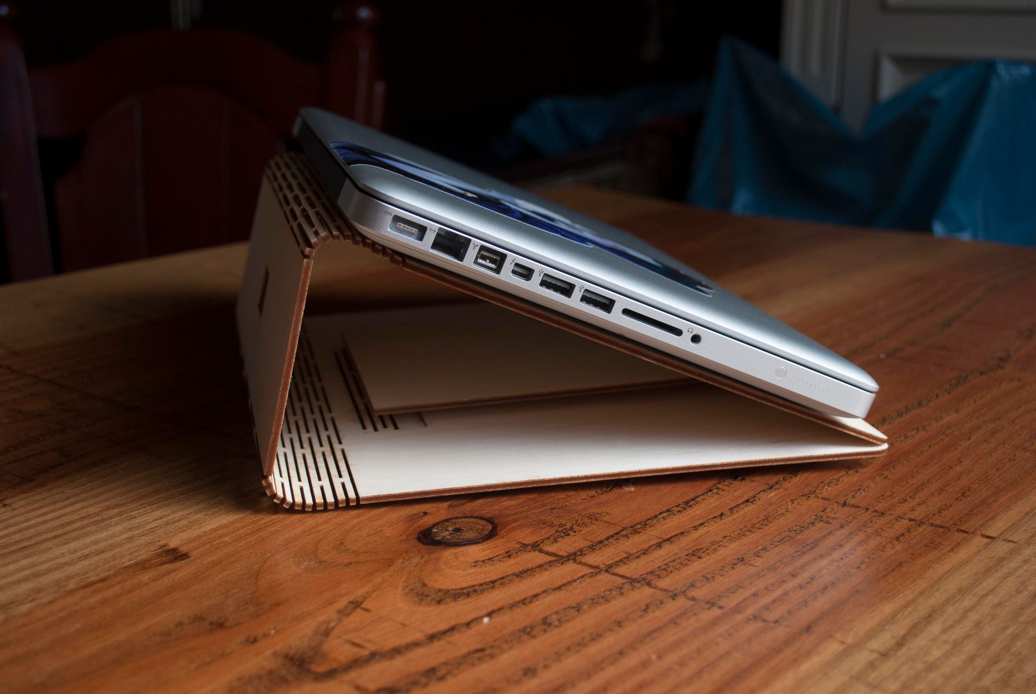 Standard for Your Laptop+Ipad : 6 Steps - Instructables
