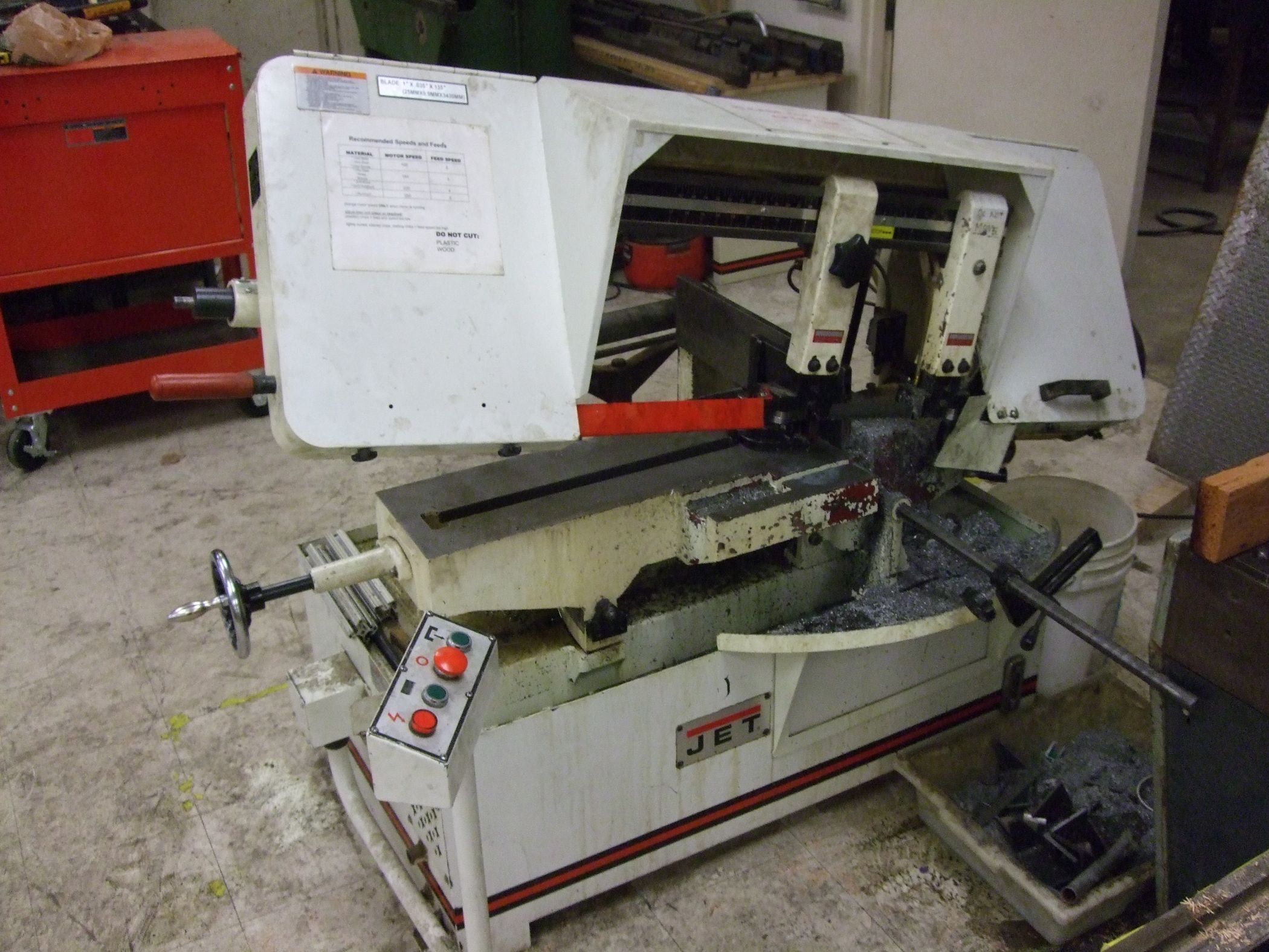 How to Use a Horizontal Bandsaw (With Accuracy and Precision) : 7 Steps ...