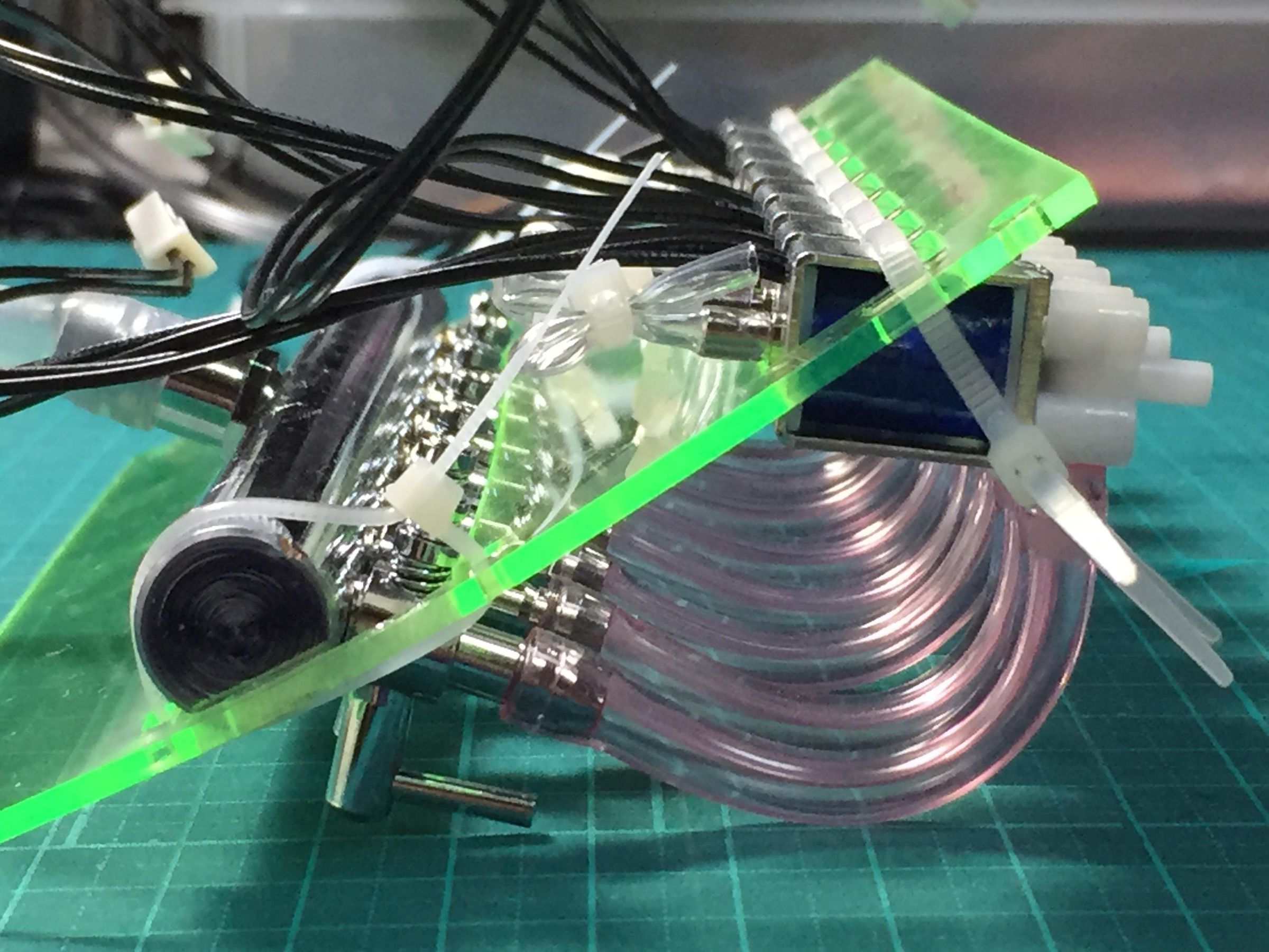 Glowing Air-Bubble Clock in Water : 7 Steps (with Pictures) - Instructables