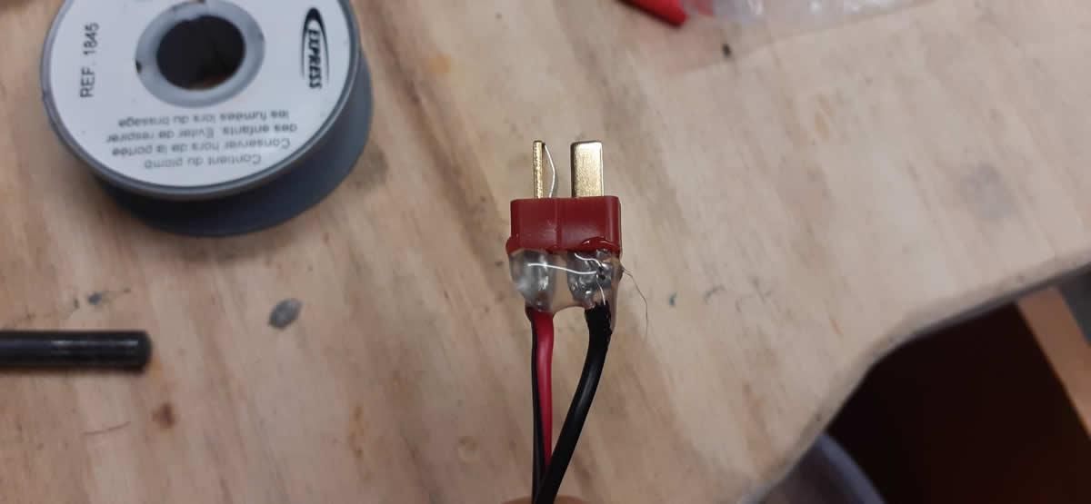 Replacing Normal Batteries With 18650 Rechargeable Batteries : 6 Steps ...