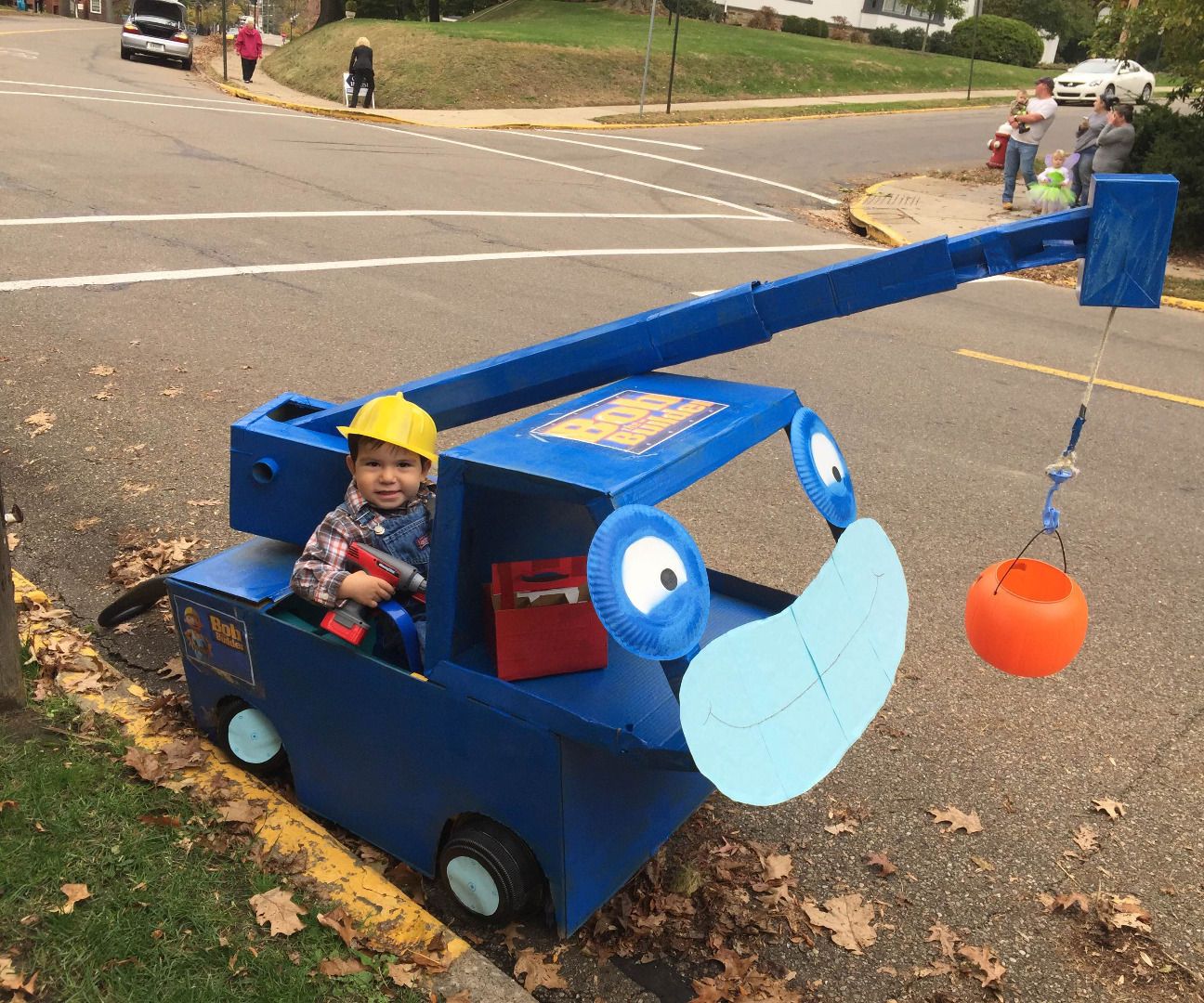 Bob the Builder and Lofty : 4 Steps - Instructables