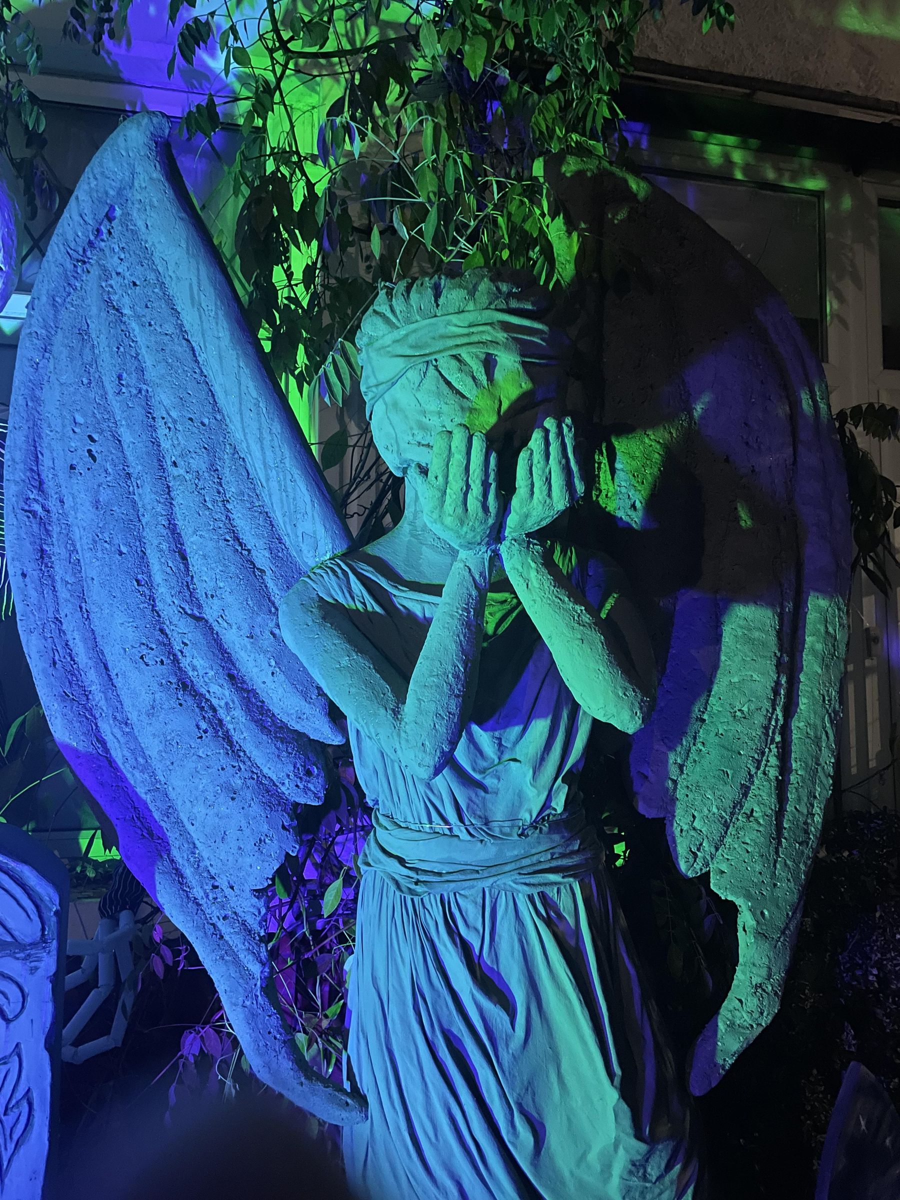 Life-size Moving Weeping Angel : 14 Steps (with Pictures) - Instructables