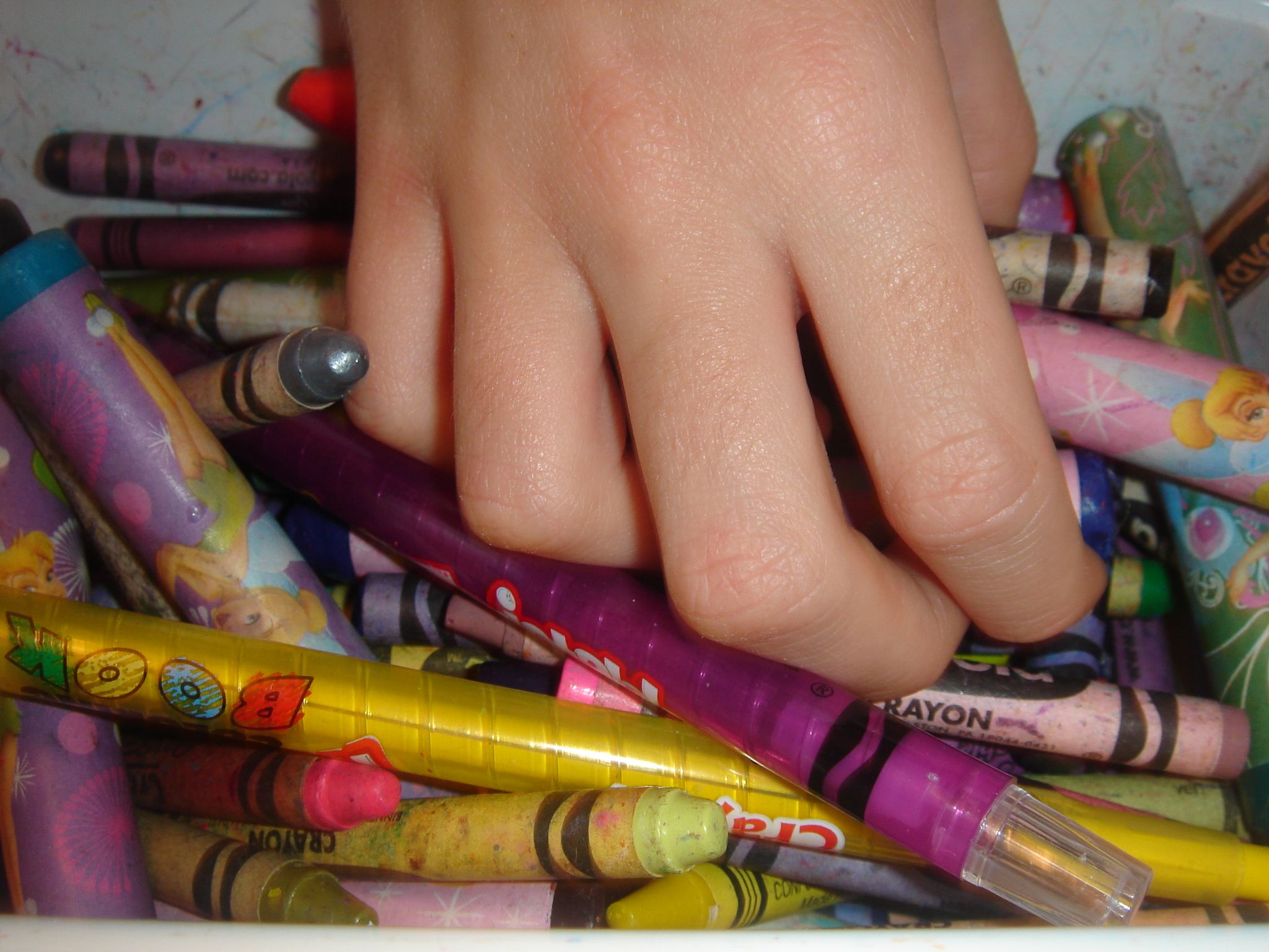 How-to Recycle Those Crayon Stubs Into a Swell Homemade Gift : 11 Steps ...