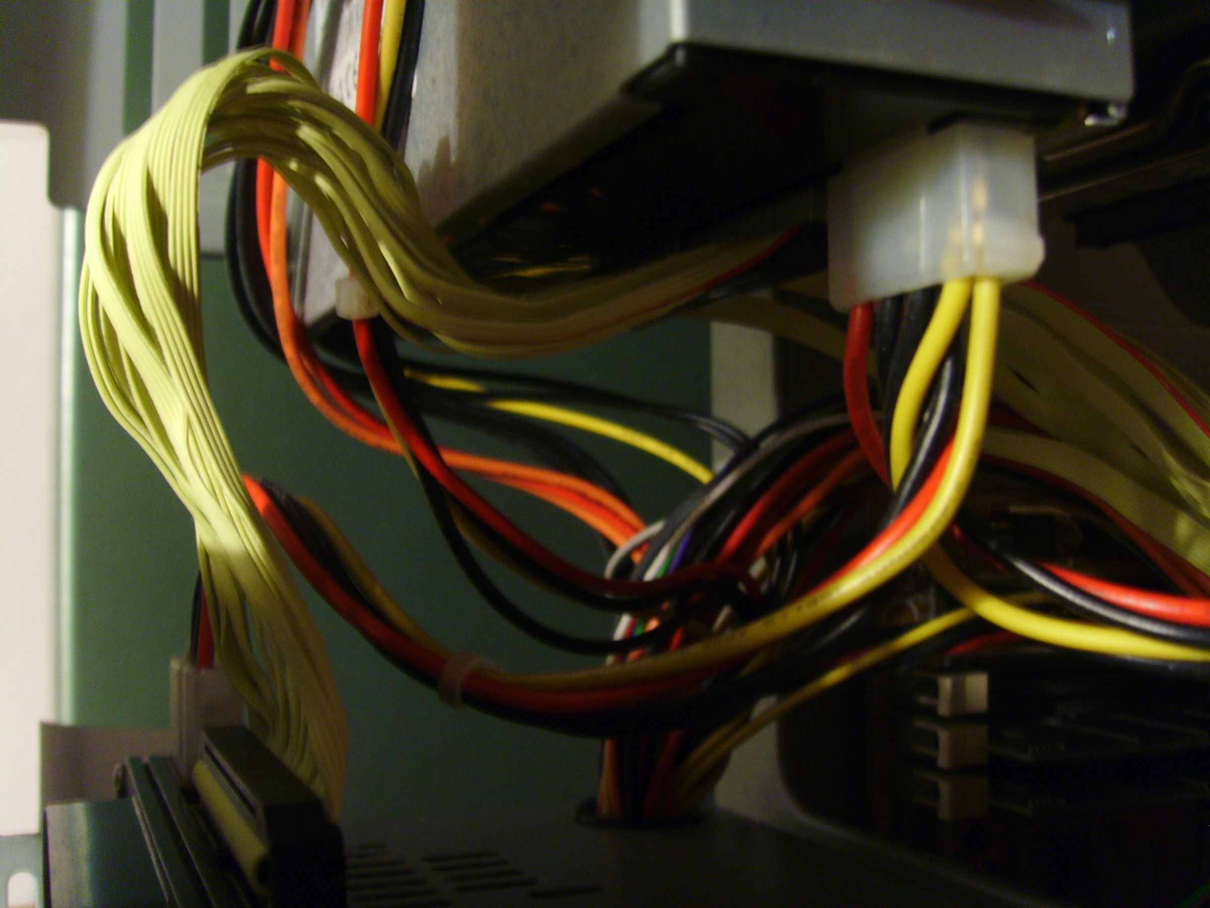 Computer Cable Solution (IDE) : 3 Steps - Instructables