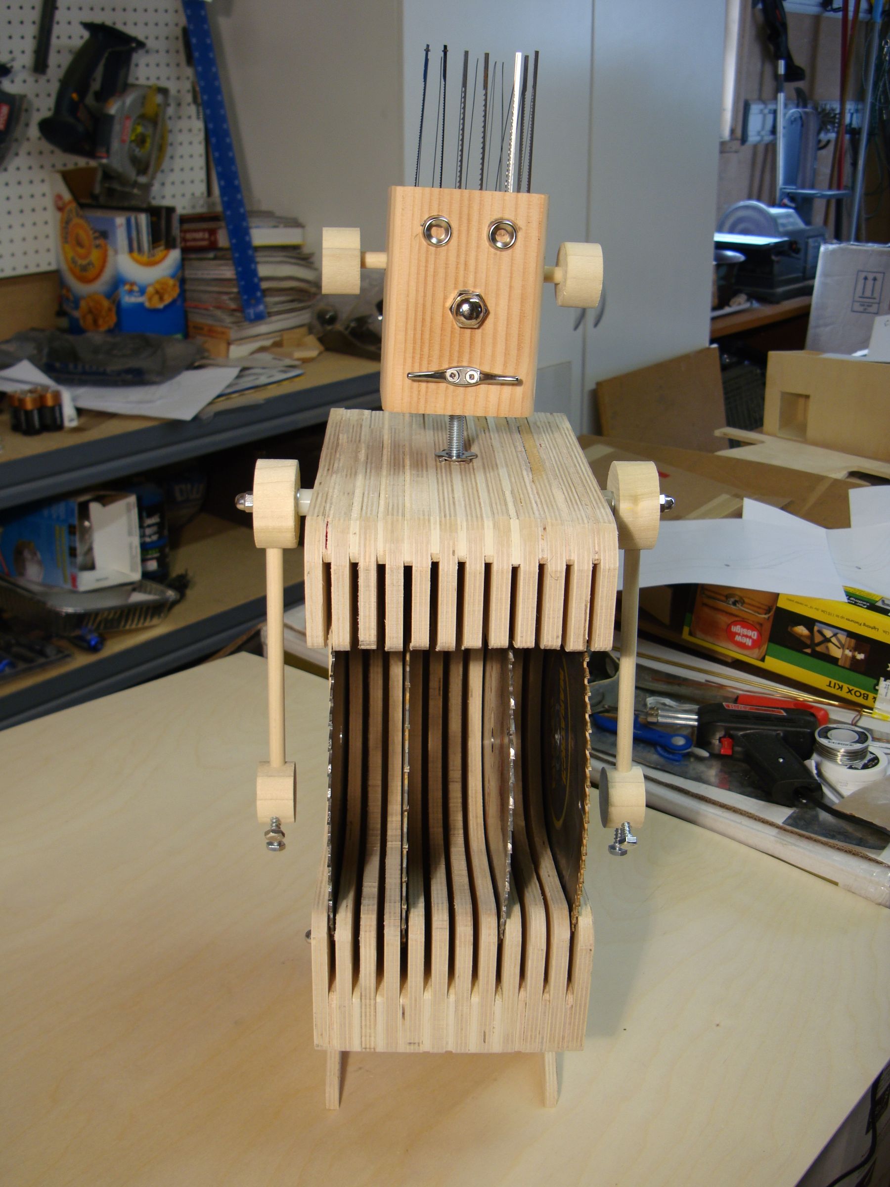 Robot Blade Holder : 5 Steps (with Pictures) - Instructables