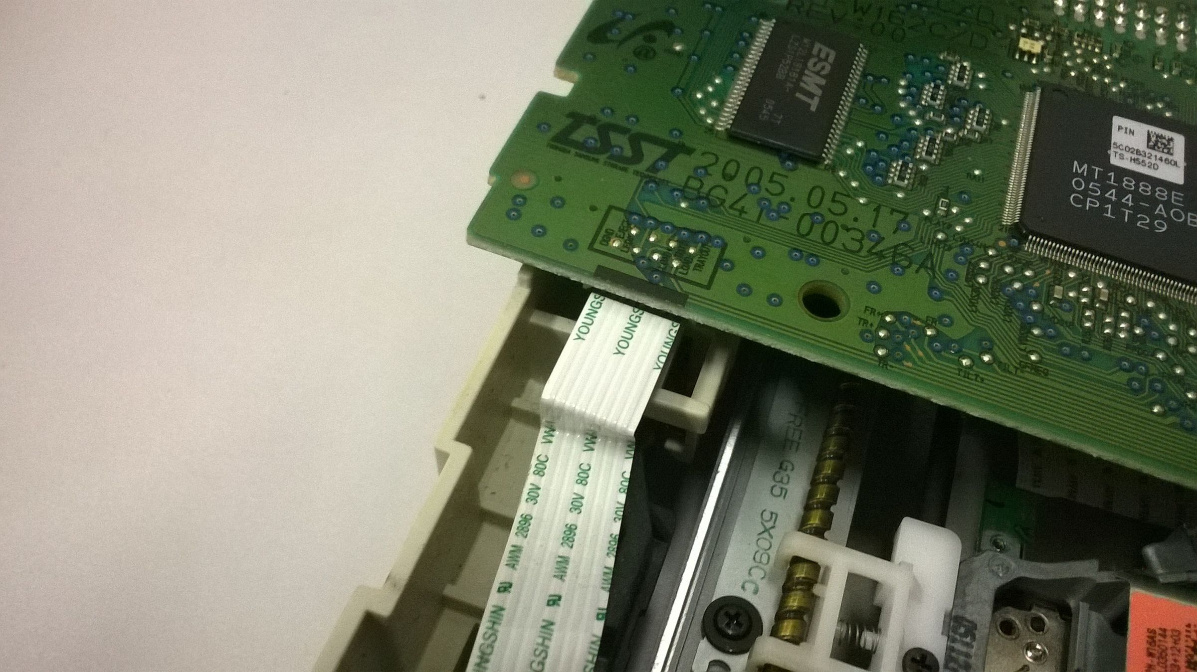 Disassembling a CD/DVD Reader and Reusing Its Parts : 12 Steps (with ...