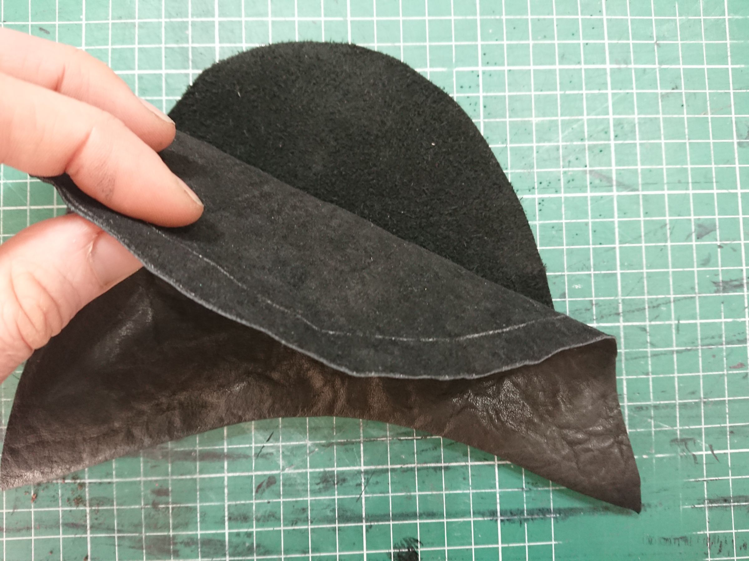 Making Leather Slippers : 9 Steps (with Pictures) - Instructables