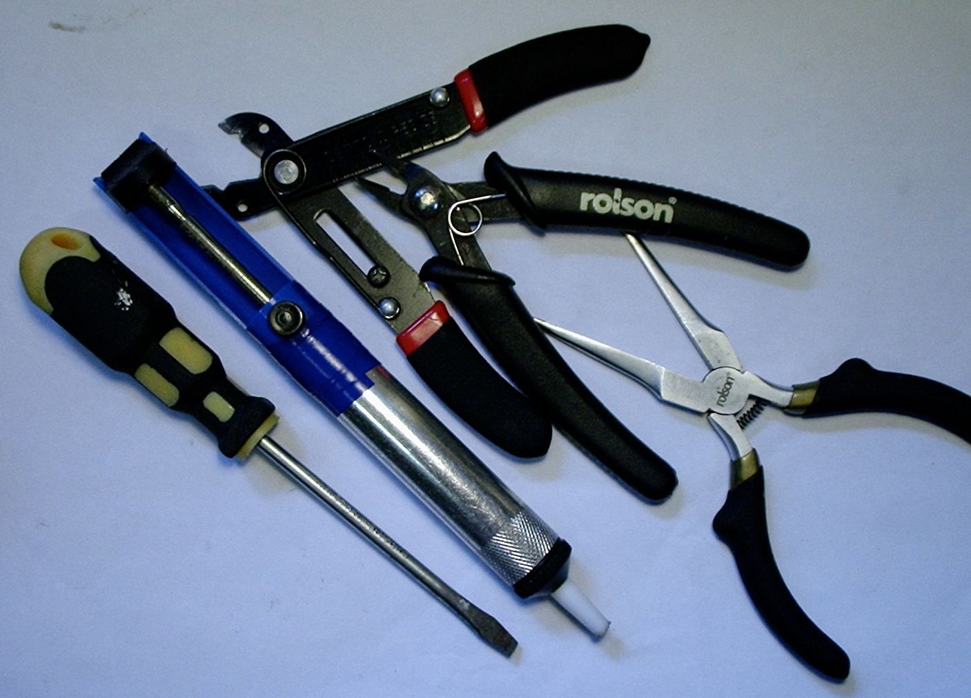 Build a World's Smallest Electronic Shocker! Version 2.5 : 16 Steps ...