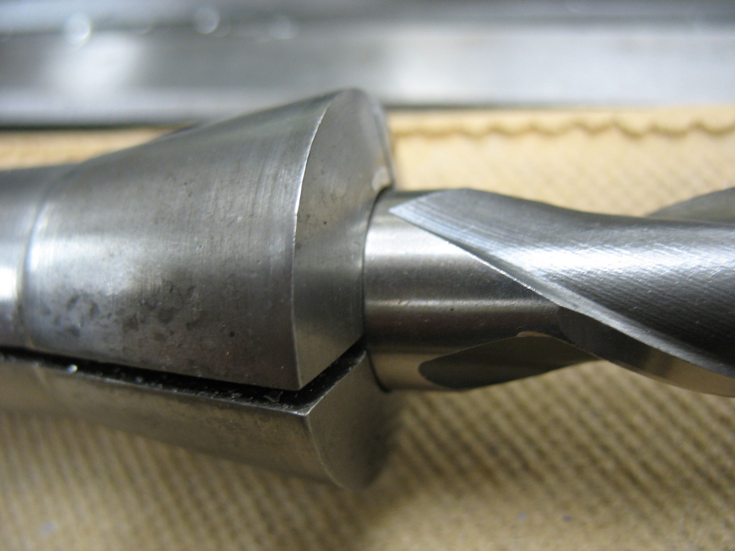 How to Properly Load an End Mill Into a Vertical Mill : 6 Steps (with ...