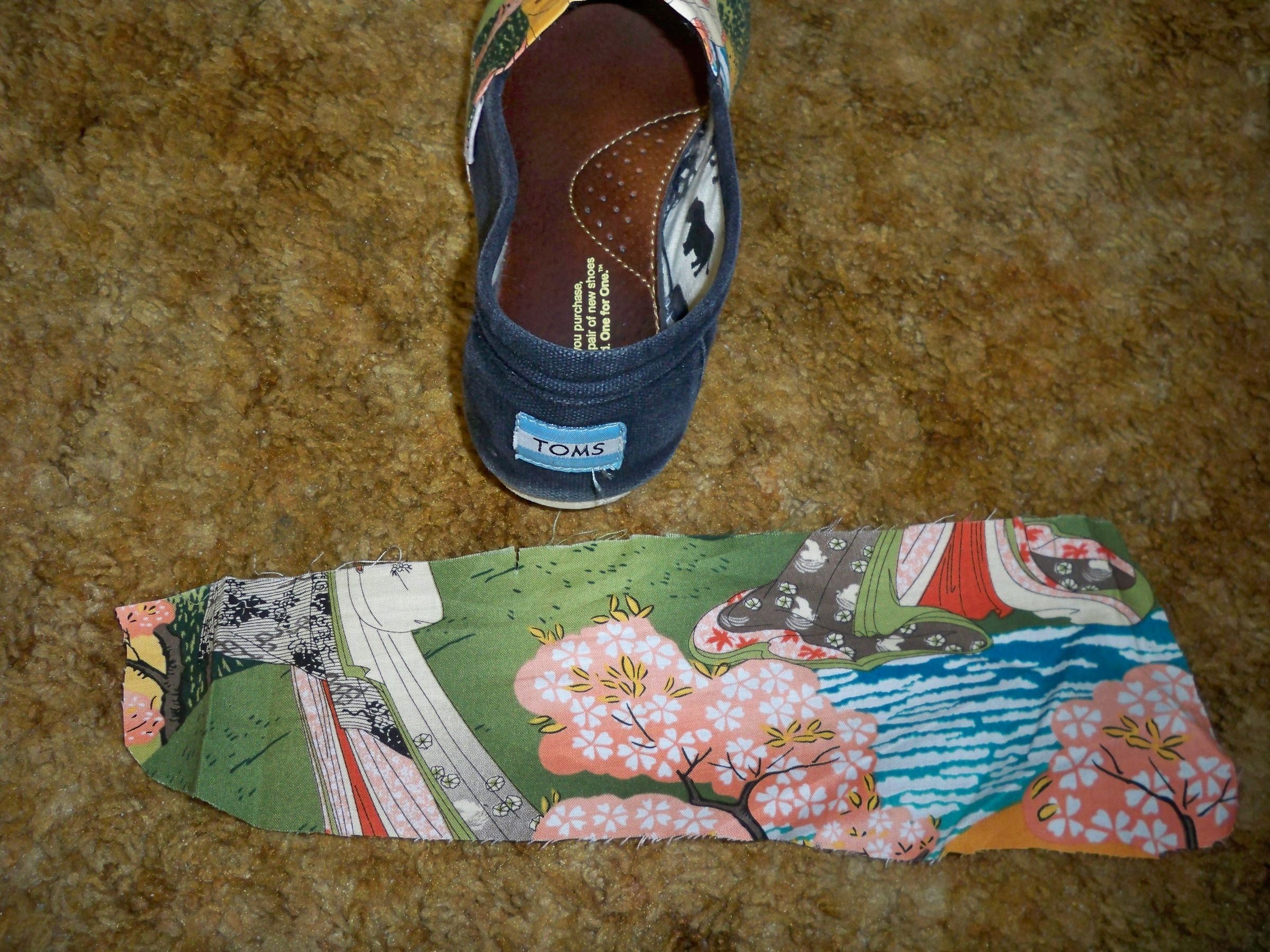 Customize Your Shoes! (Toms) : 3 Steps (with Pictures) - Instructables