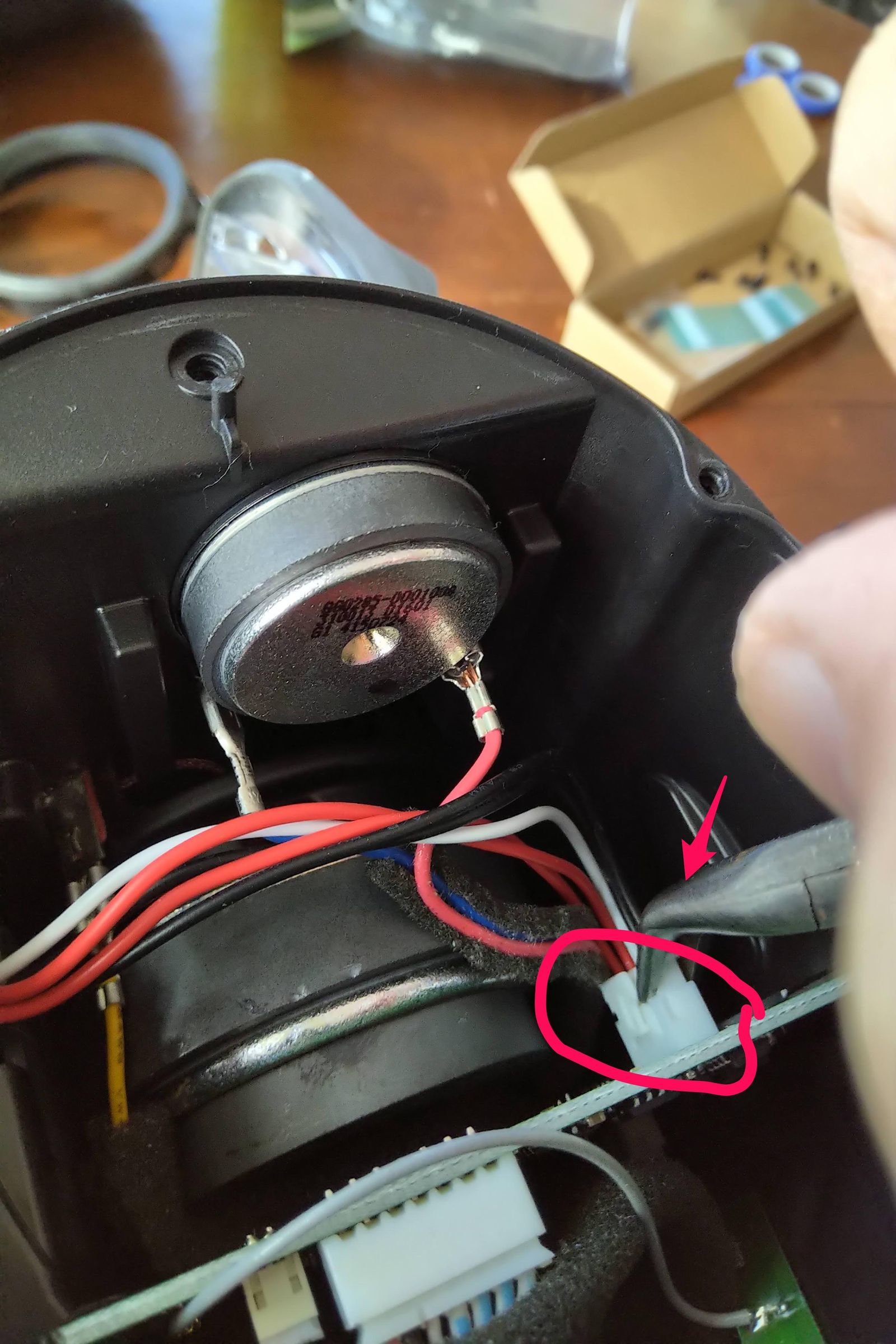 How to Change the JBL Xtreme 1 Bluetooth Speaker Batteries : 10 Steps - Instructables