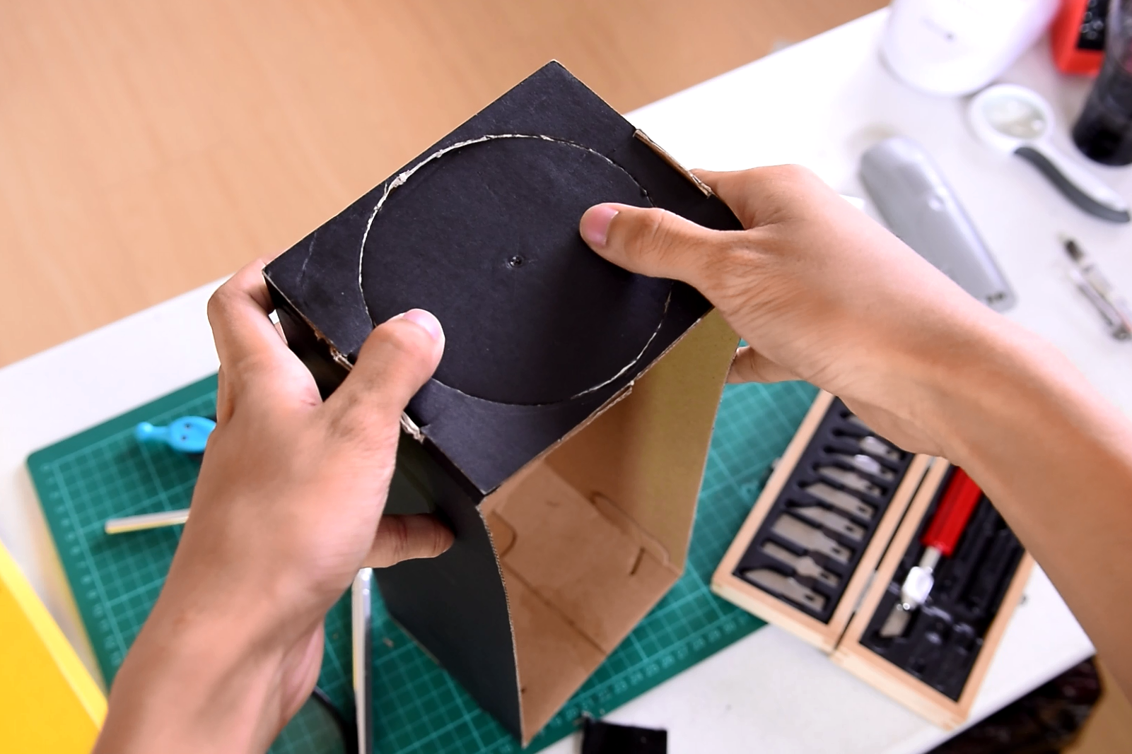 Build a Smartphone Projector With a Shoebox : 17 Steps (with Pictures ...