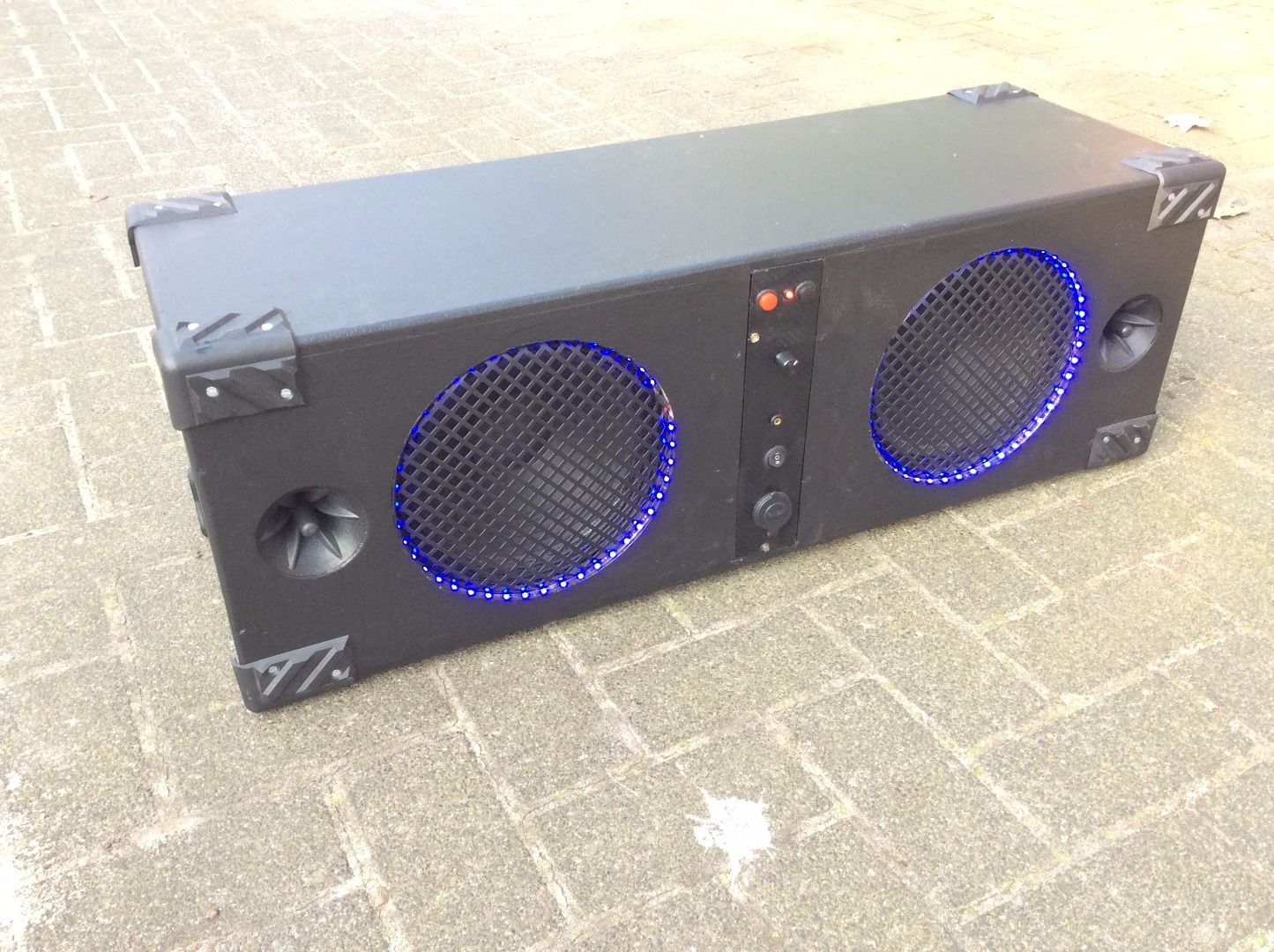 The Boominator: 360° of 115dB Music : 8 Steps (with Pictures ...