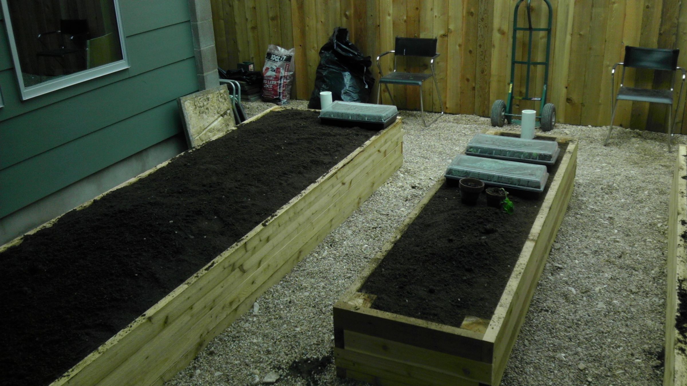 Austin Texas Wicking Bed Raised Garden : 4 Steps - Instructables