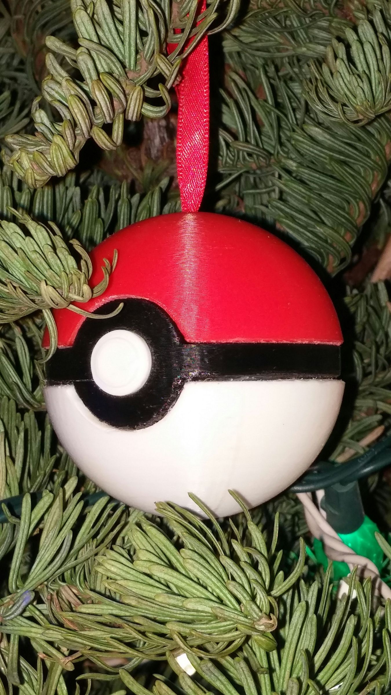 Pokeball Christmas Ornament : 6 Steps - Instructables