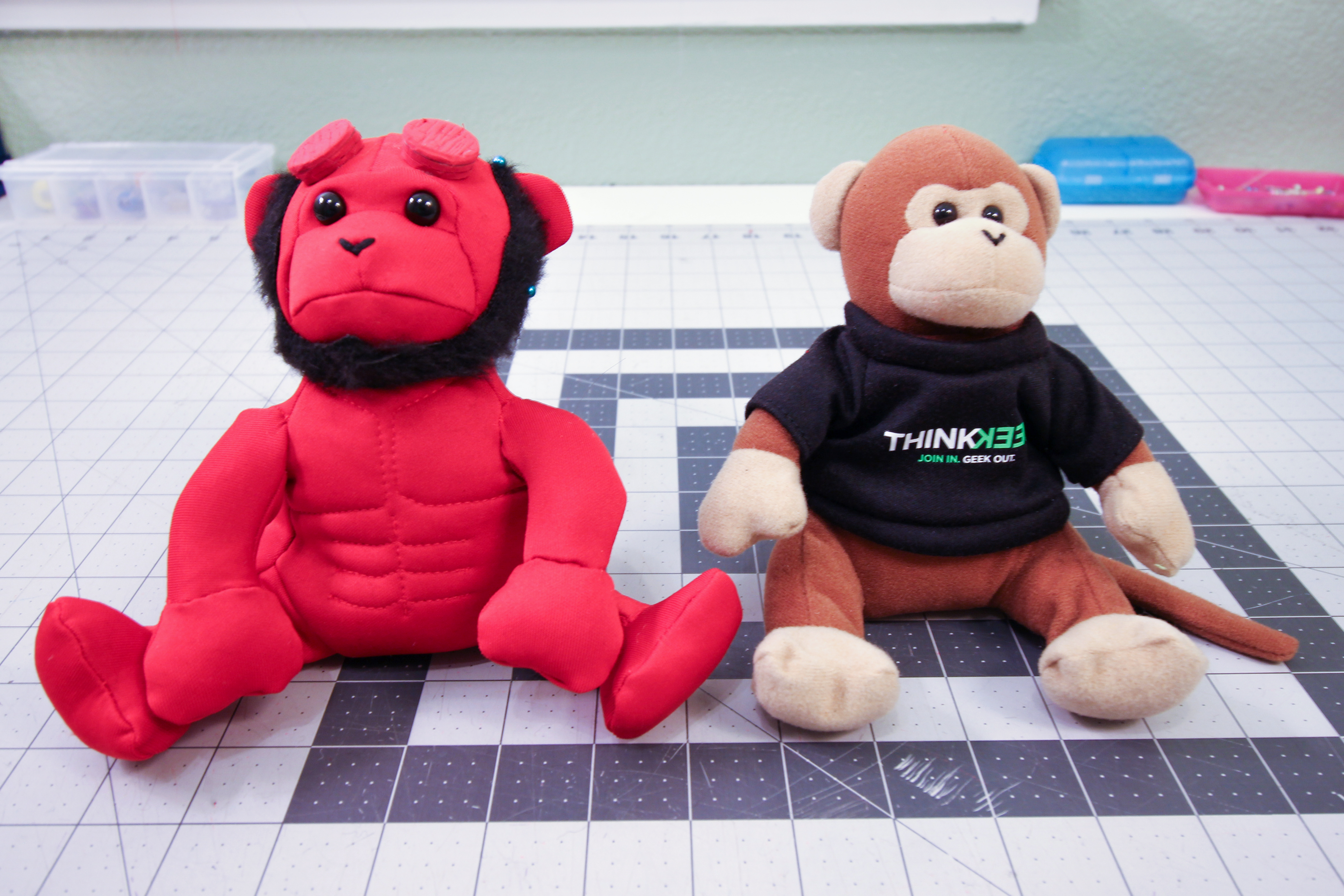 Hellboy Comic Con Costume (For Timmy the ThinkGeek Monkey) : 8 Steps ...