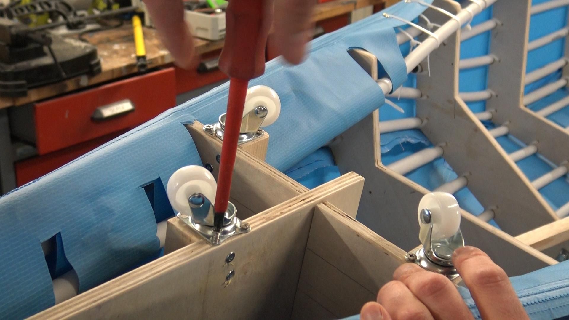 Swimming Pool Canoe : 7 Steps (with Pictures) - Instructables