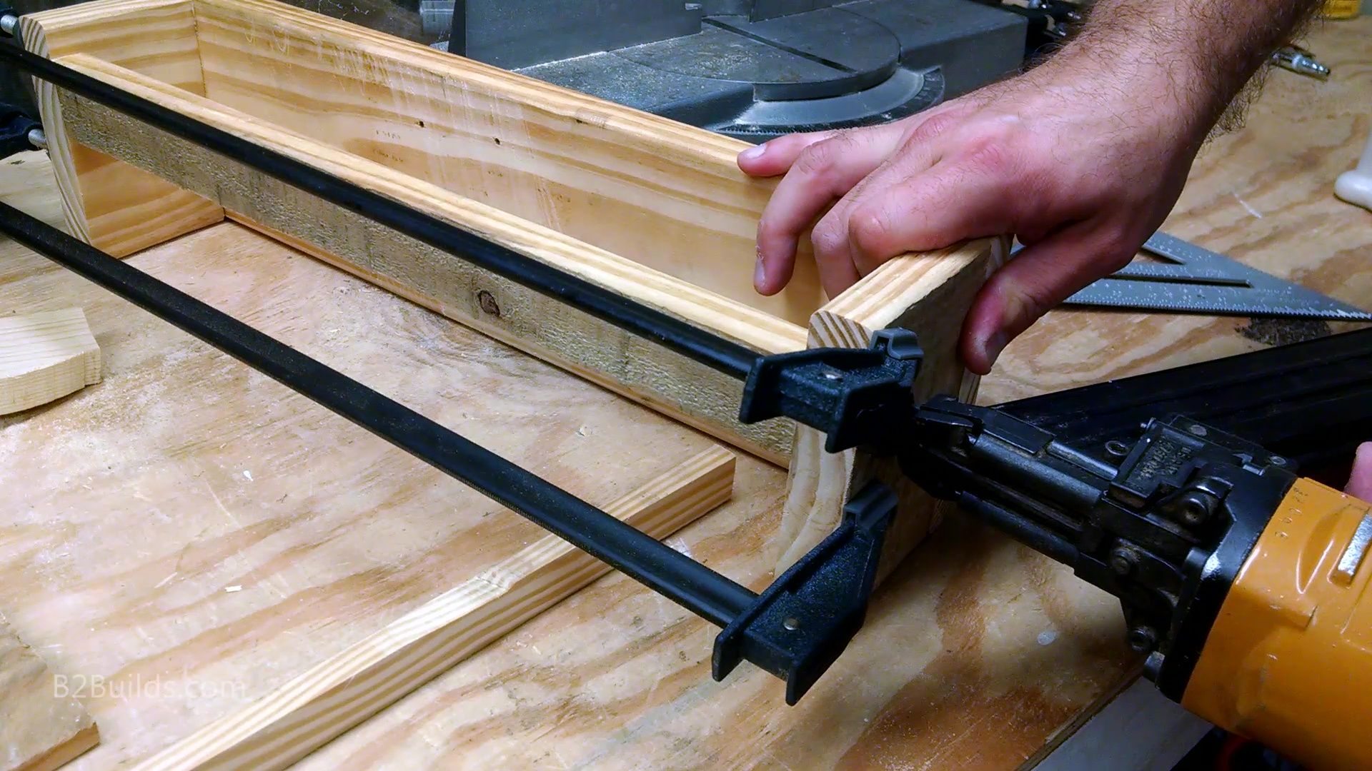 Floating Shelf Charging Station From Pallet Wood : 9 Steps (with ...
