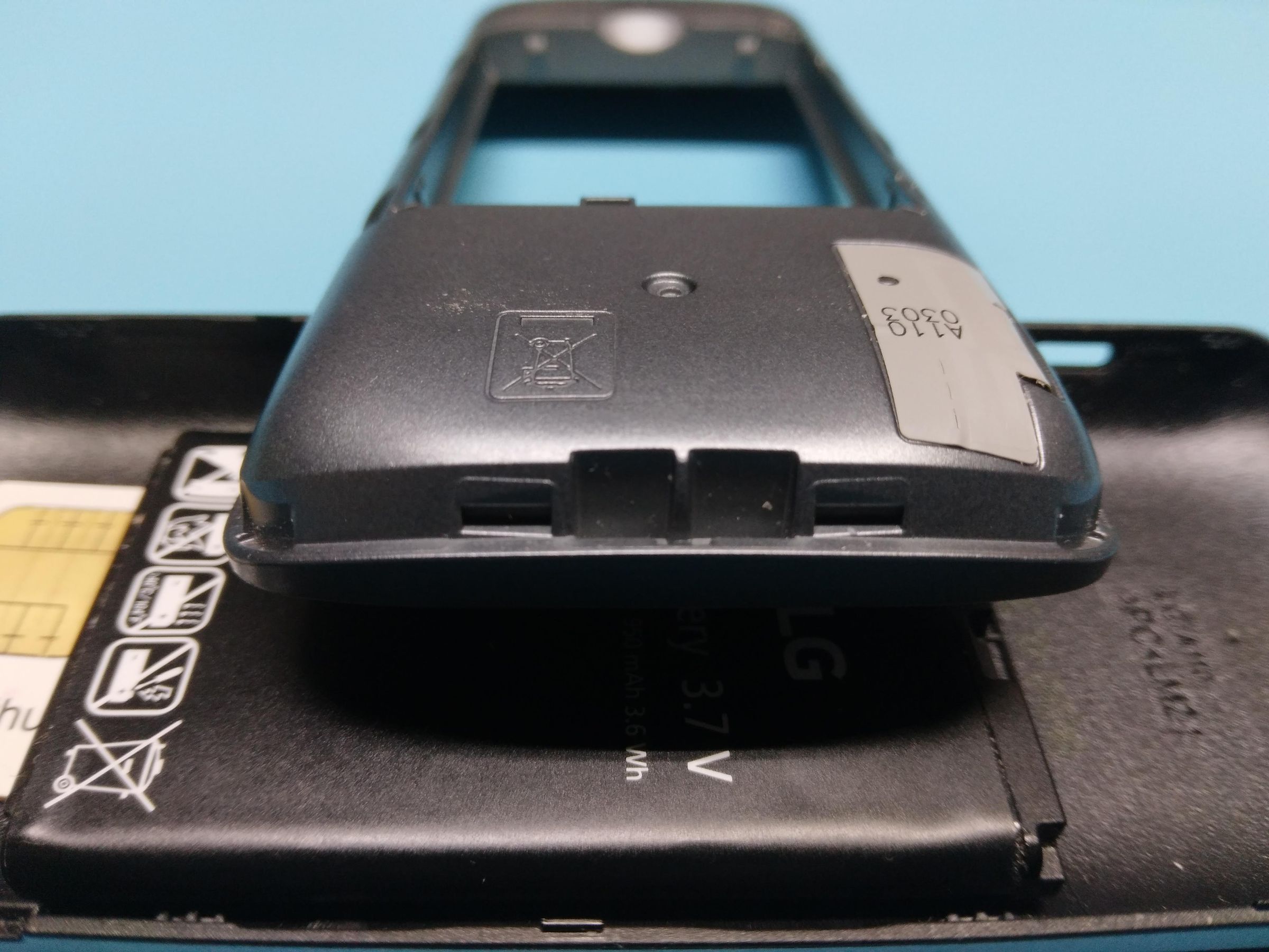 Obsolete Cellphone Remotely Controlled Switch : 8 Steps - Instructables