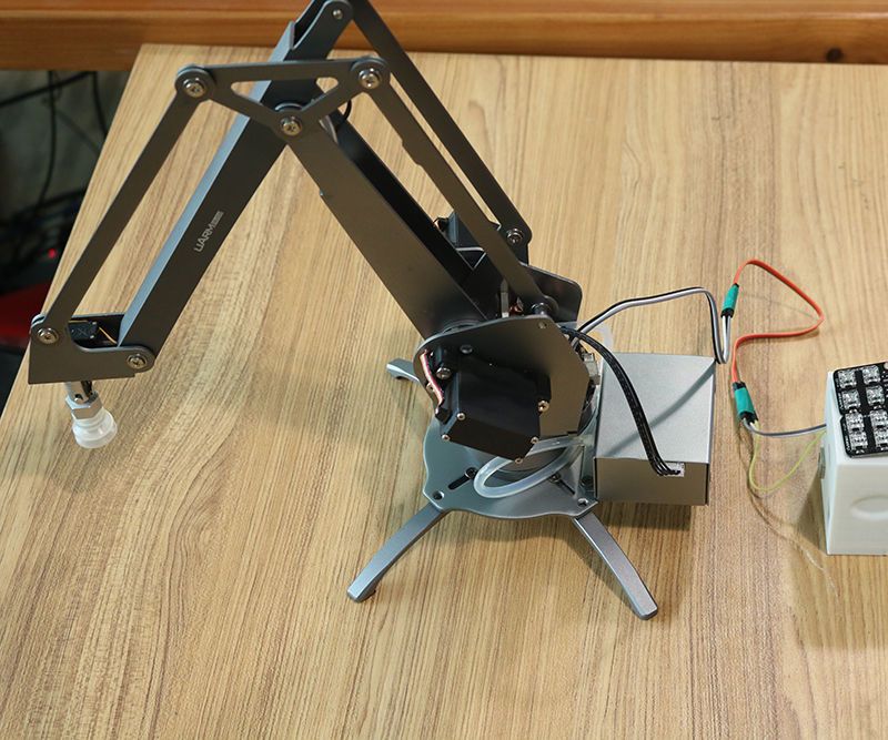 UARM WITH VOICE CONTROL – EASYVR MODULE : 6 Steps - Instructables