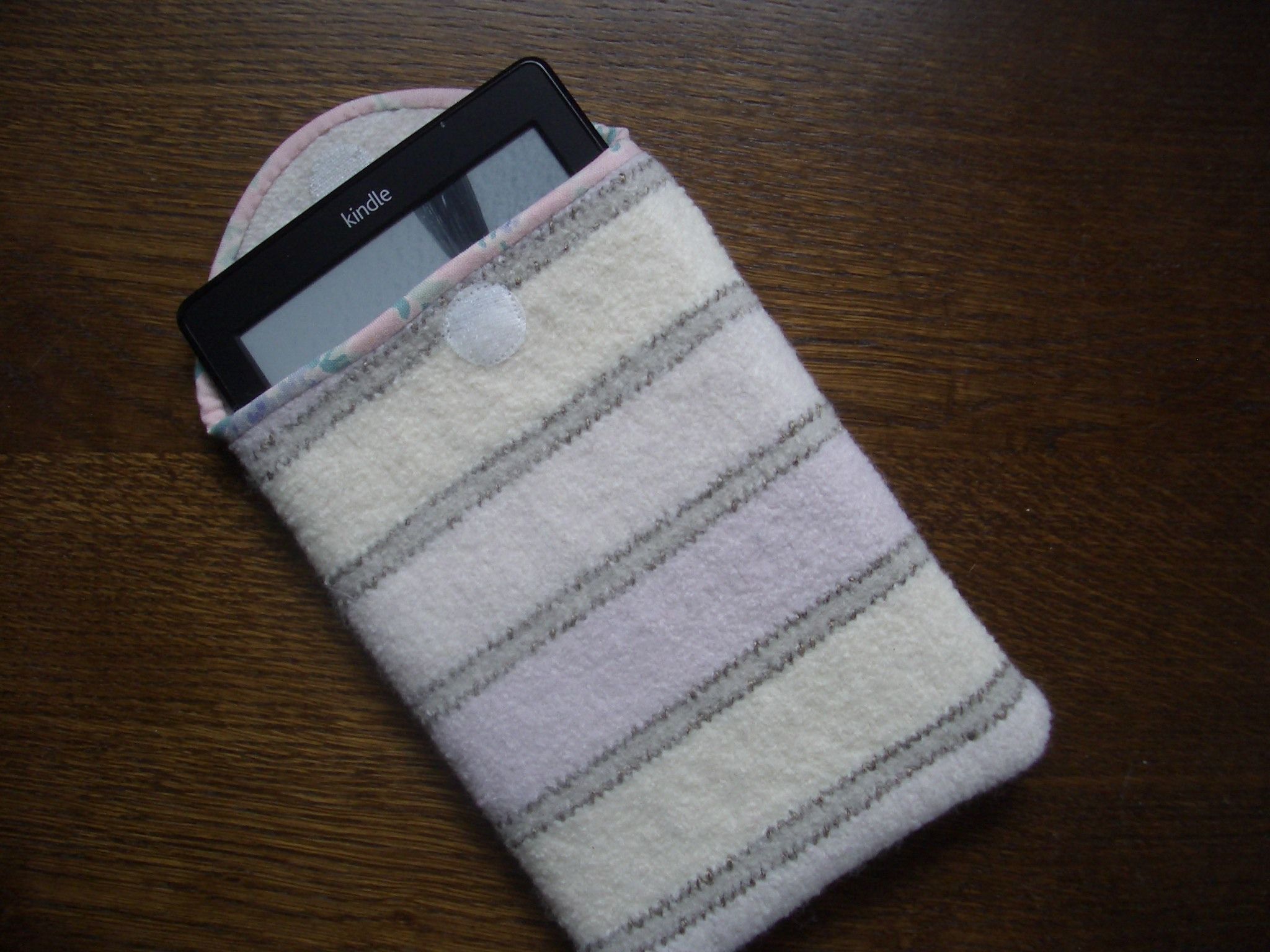 Felted Wool Kindle Cover : 5 Steps (with Pictures) - Instructables